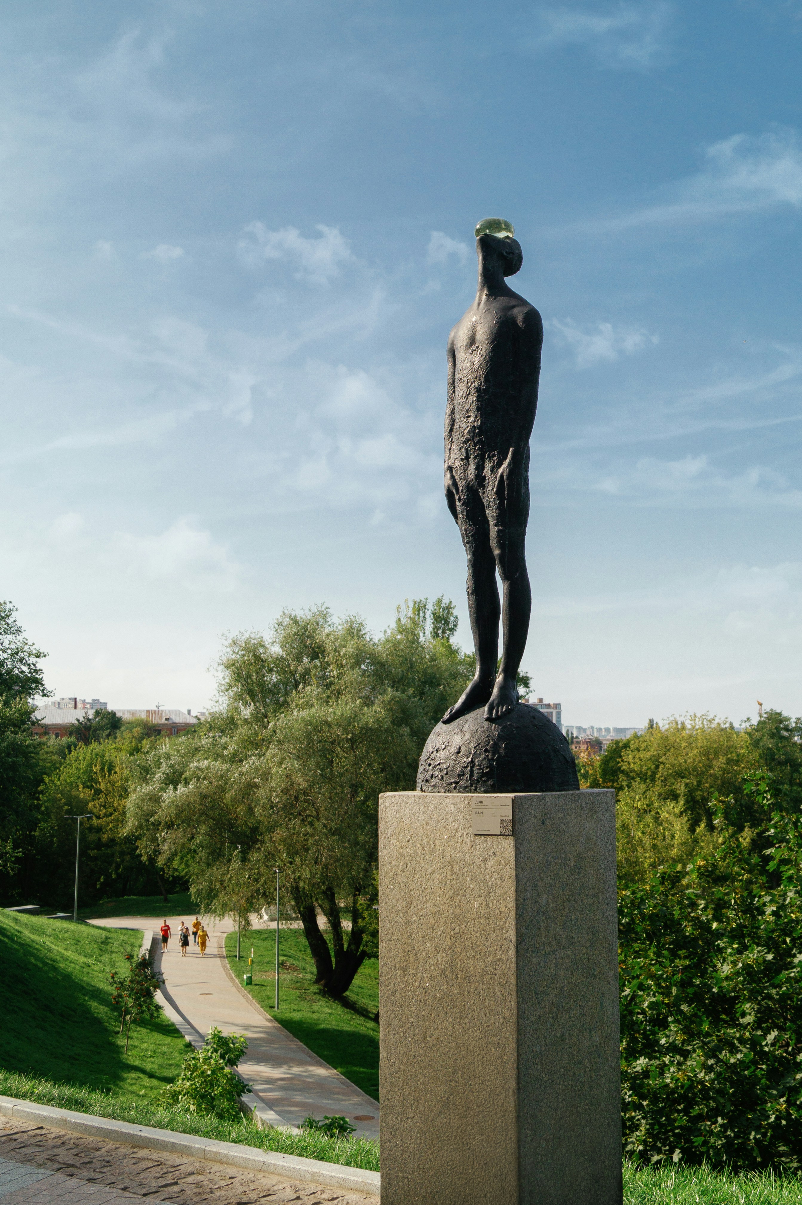 The "Rain" sculpture in Kyiv was created by the Ukrainian artist and sculptor Nazar Bilyk