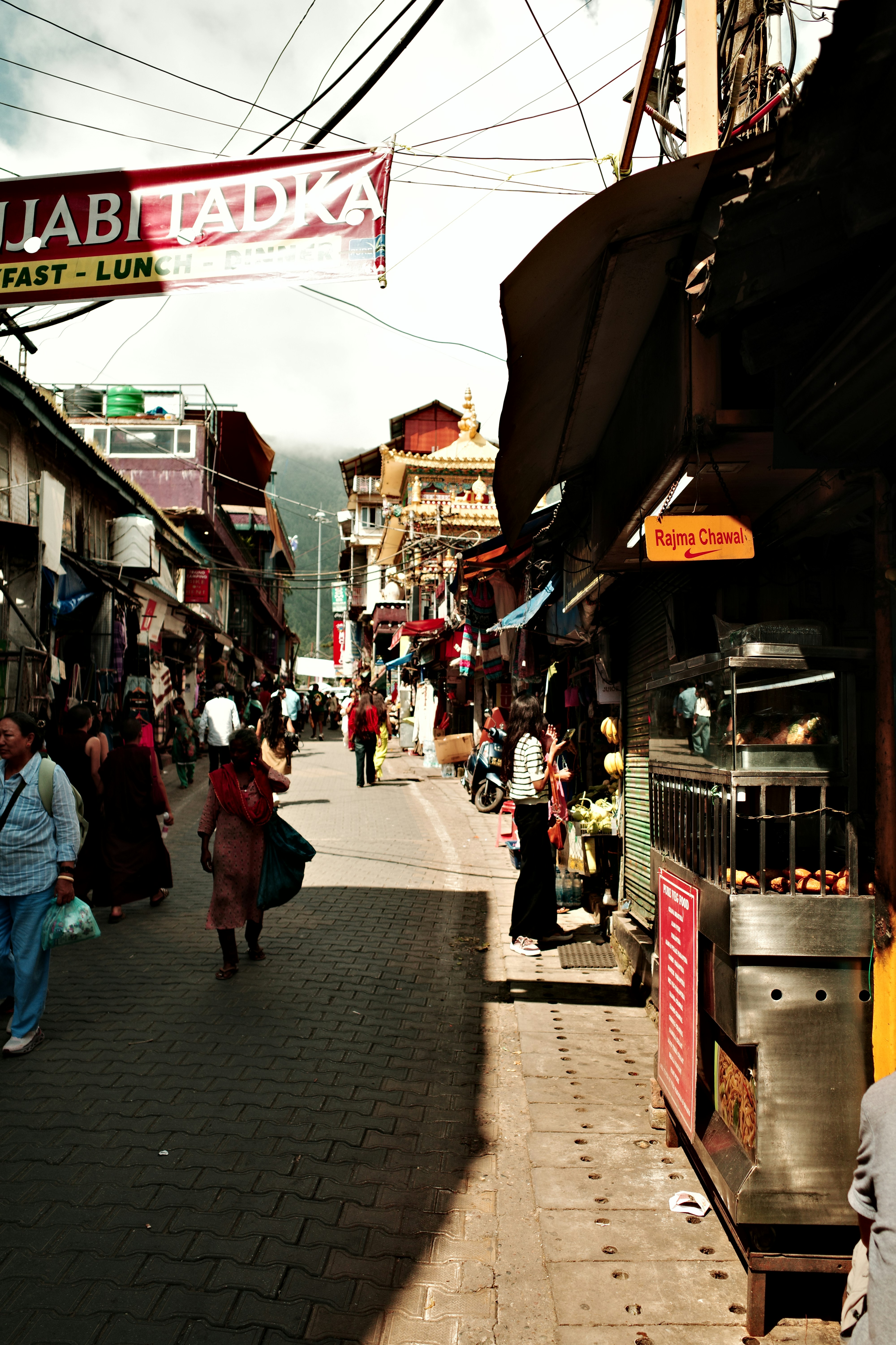 Street Bazaar Convergence: A Corridor of Daily Life