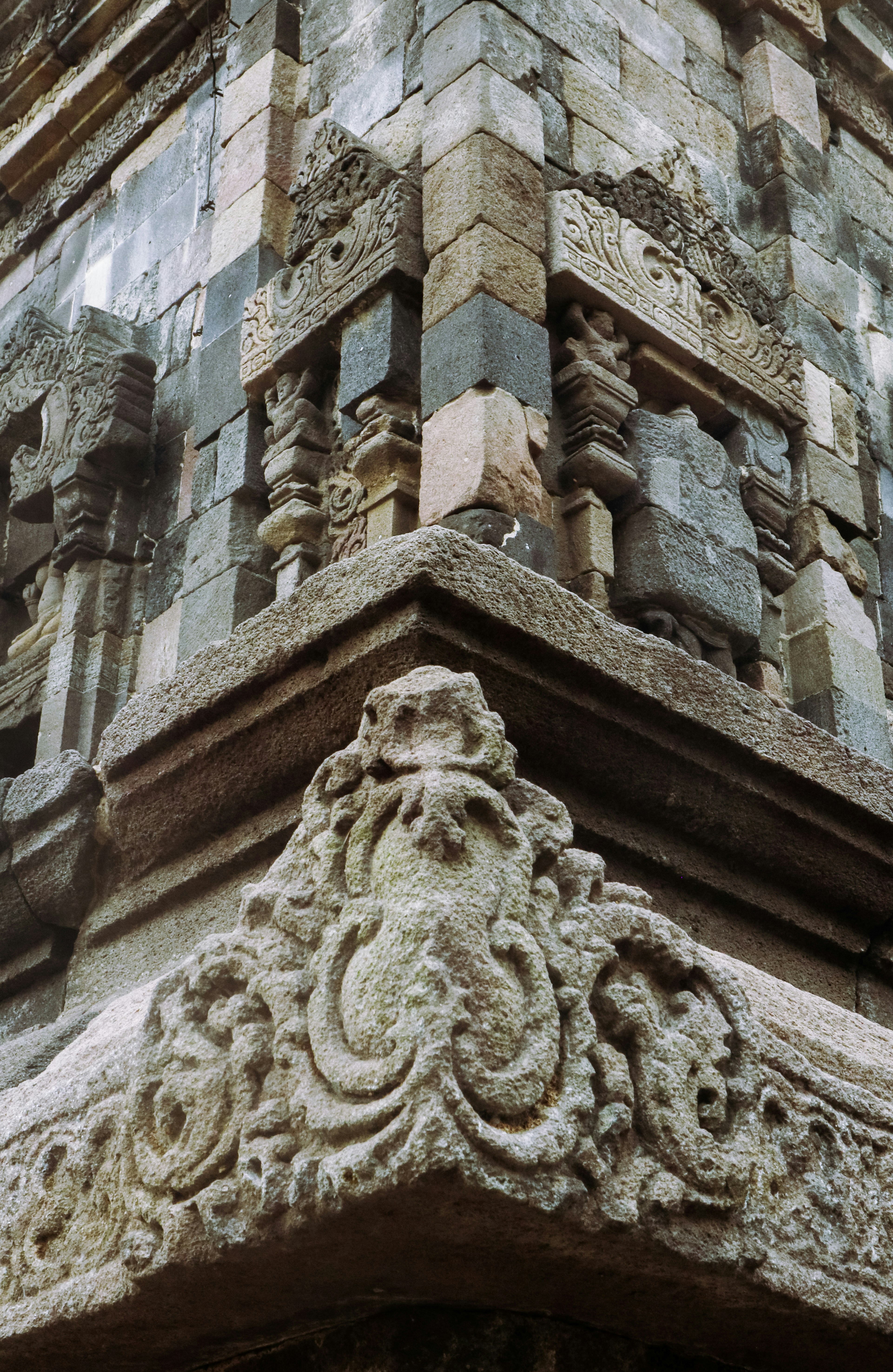 Stone Carving at the Corner: A Tapestry of Ornamented Relief