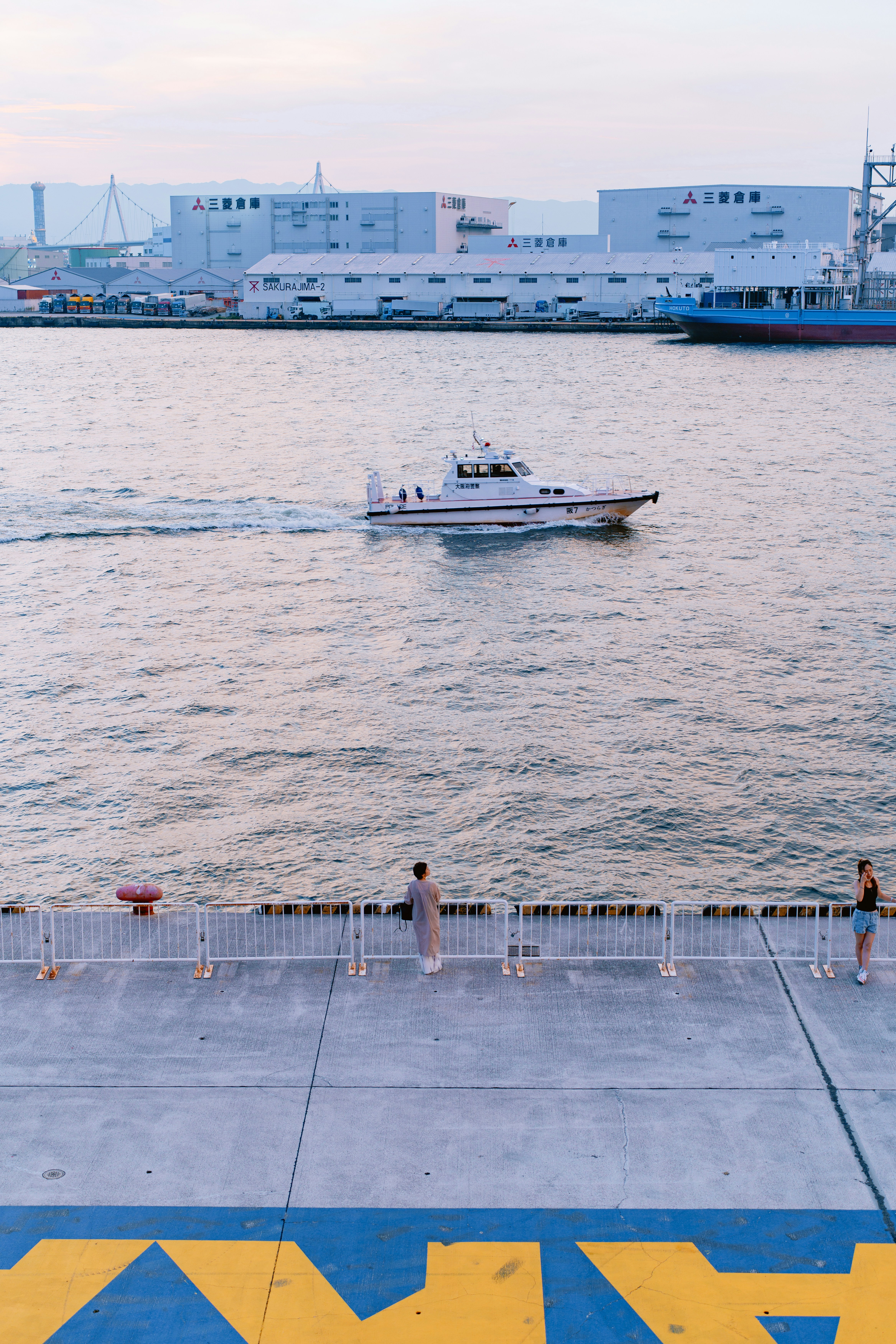 Toward the Wake: A Seafront Moment at Dockside