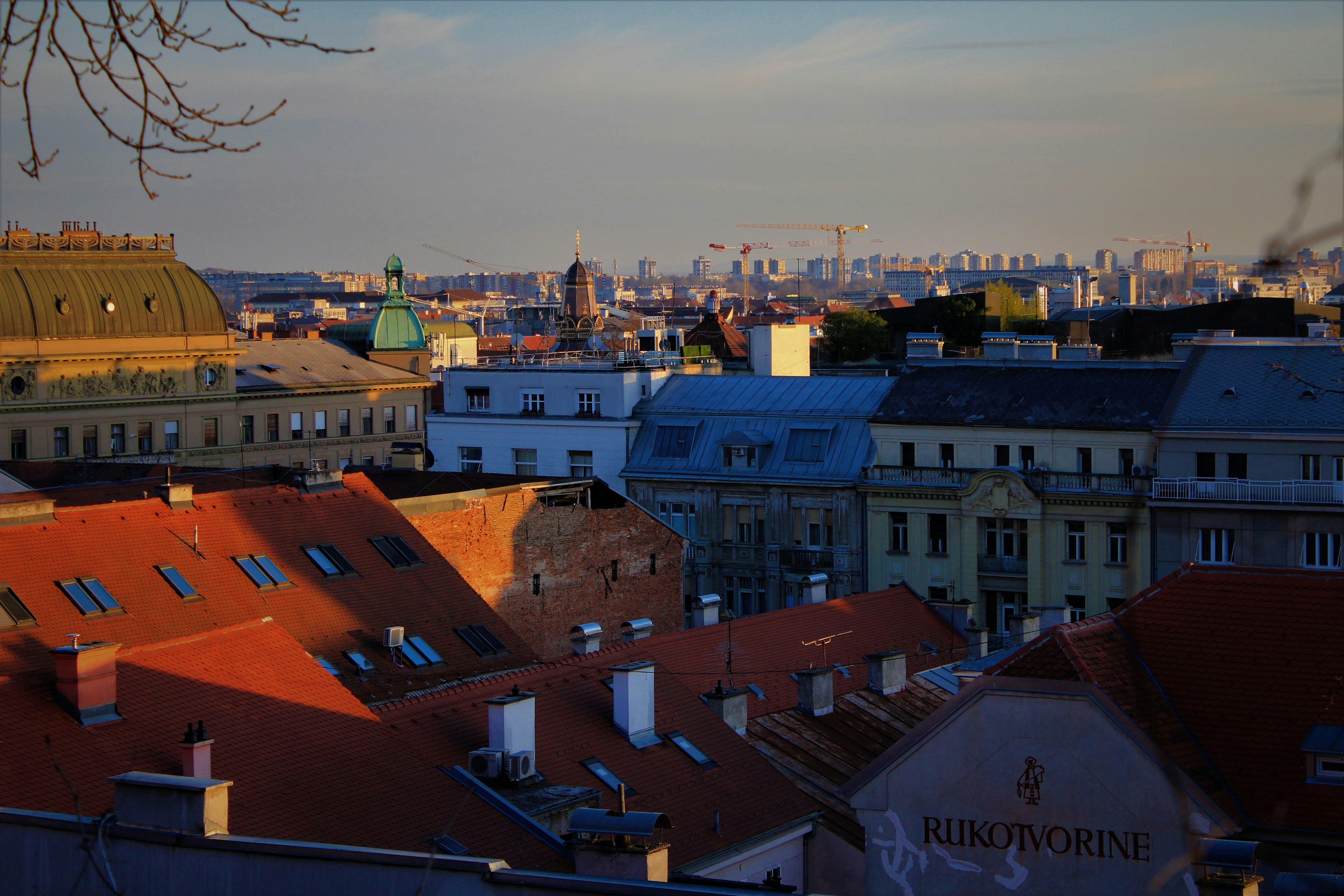 Rooftops at Dusk: A Quiet City Horizon