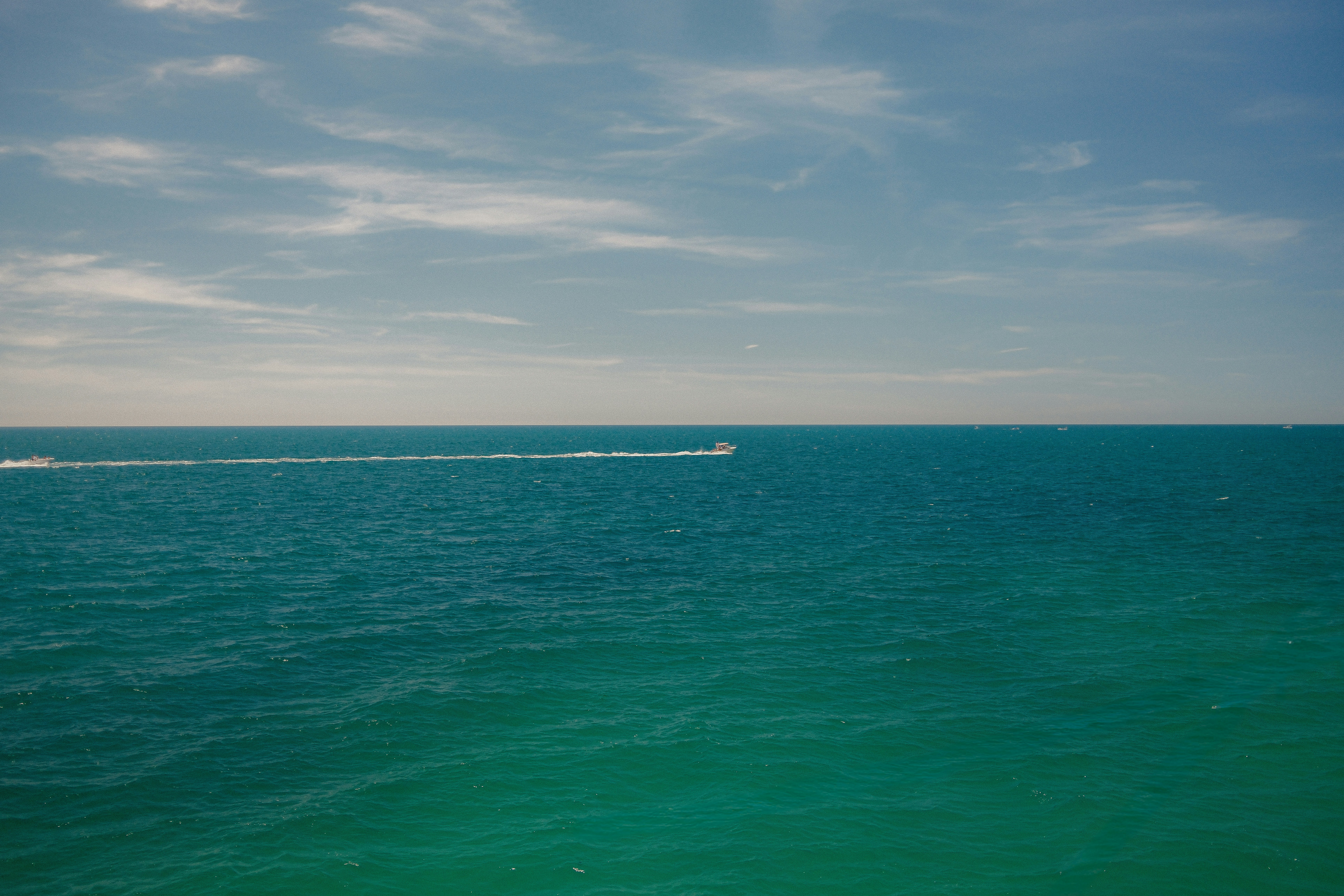 Horizon Pleat: A Quiet Sea under a Wide Sky