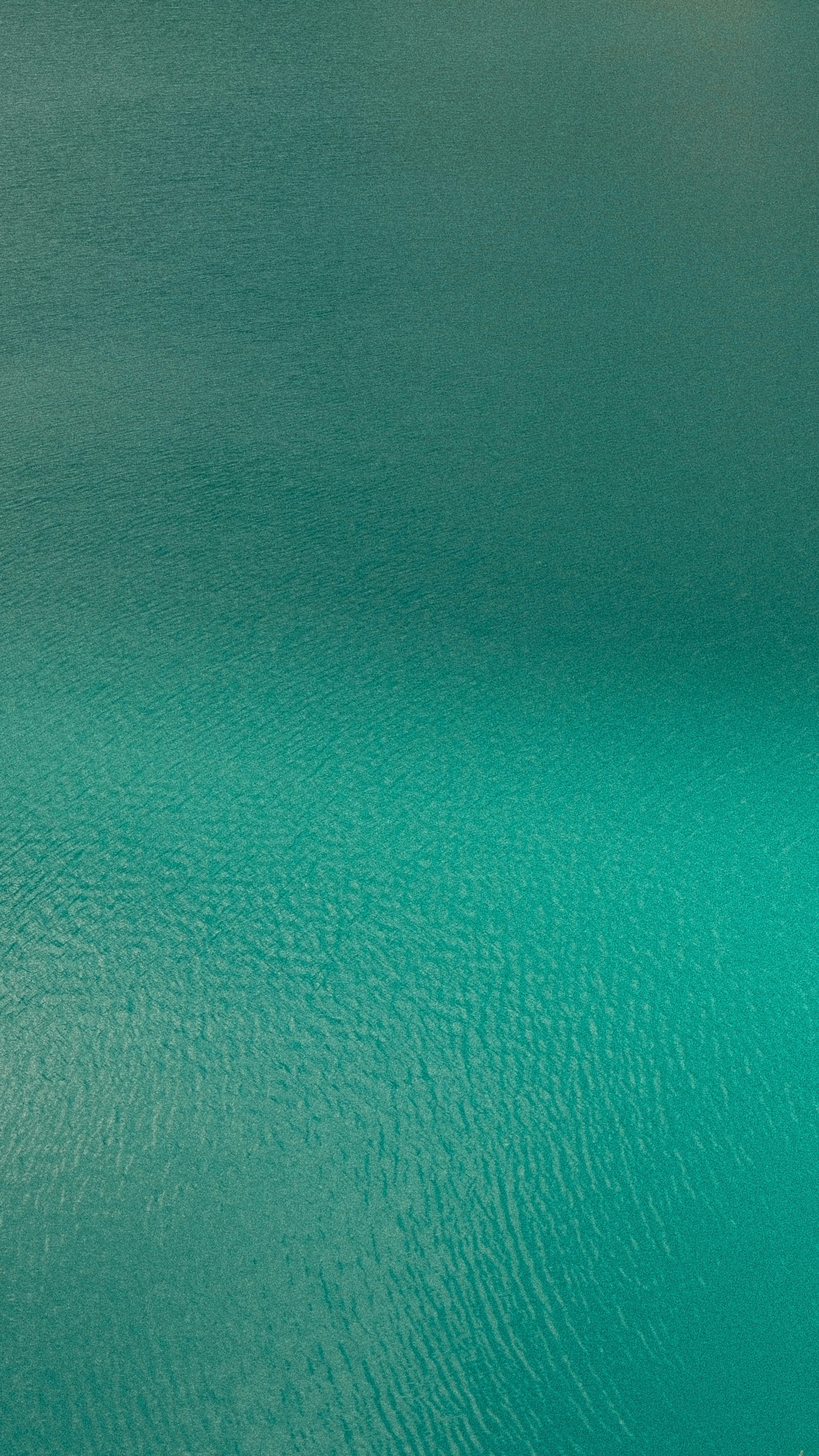 Teal Ripples: A Quiet Oceanic Gradient
