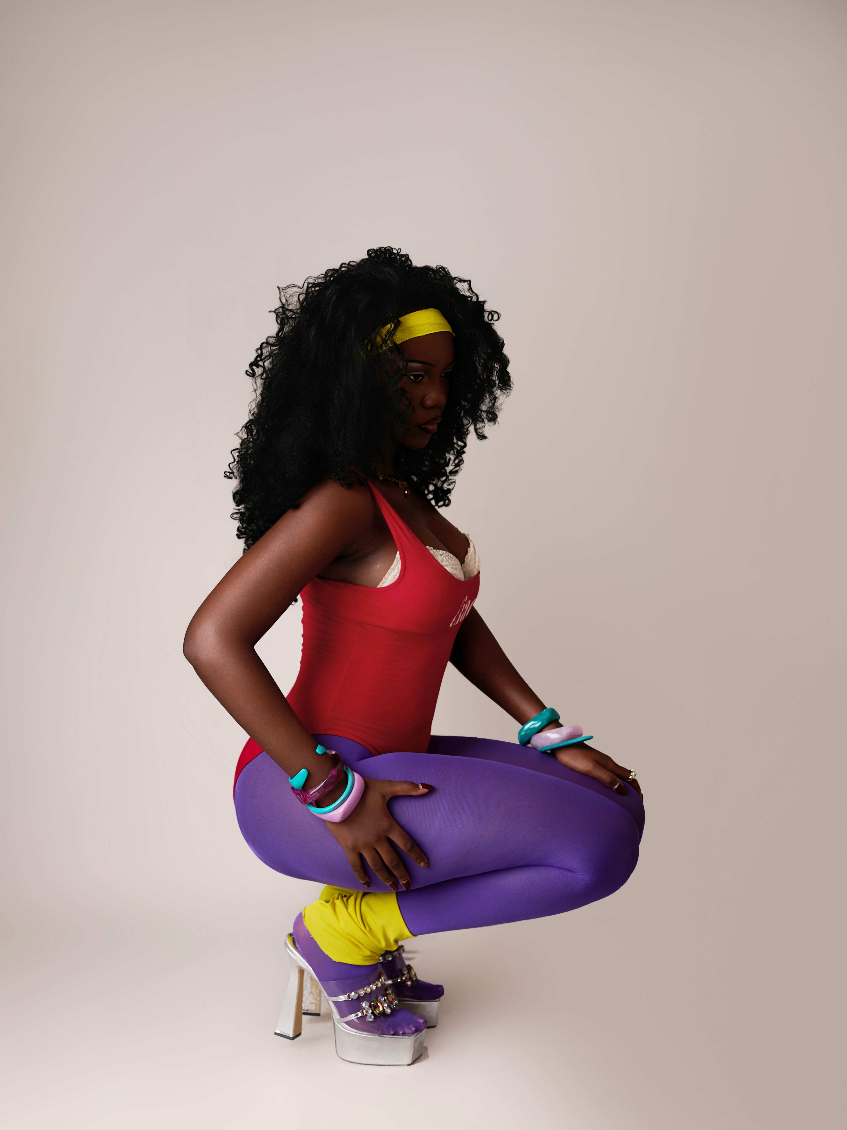 Violet Pose: A Fashion-forward Portrait in Motion