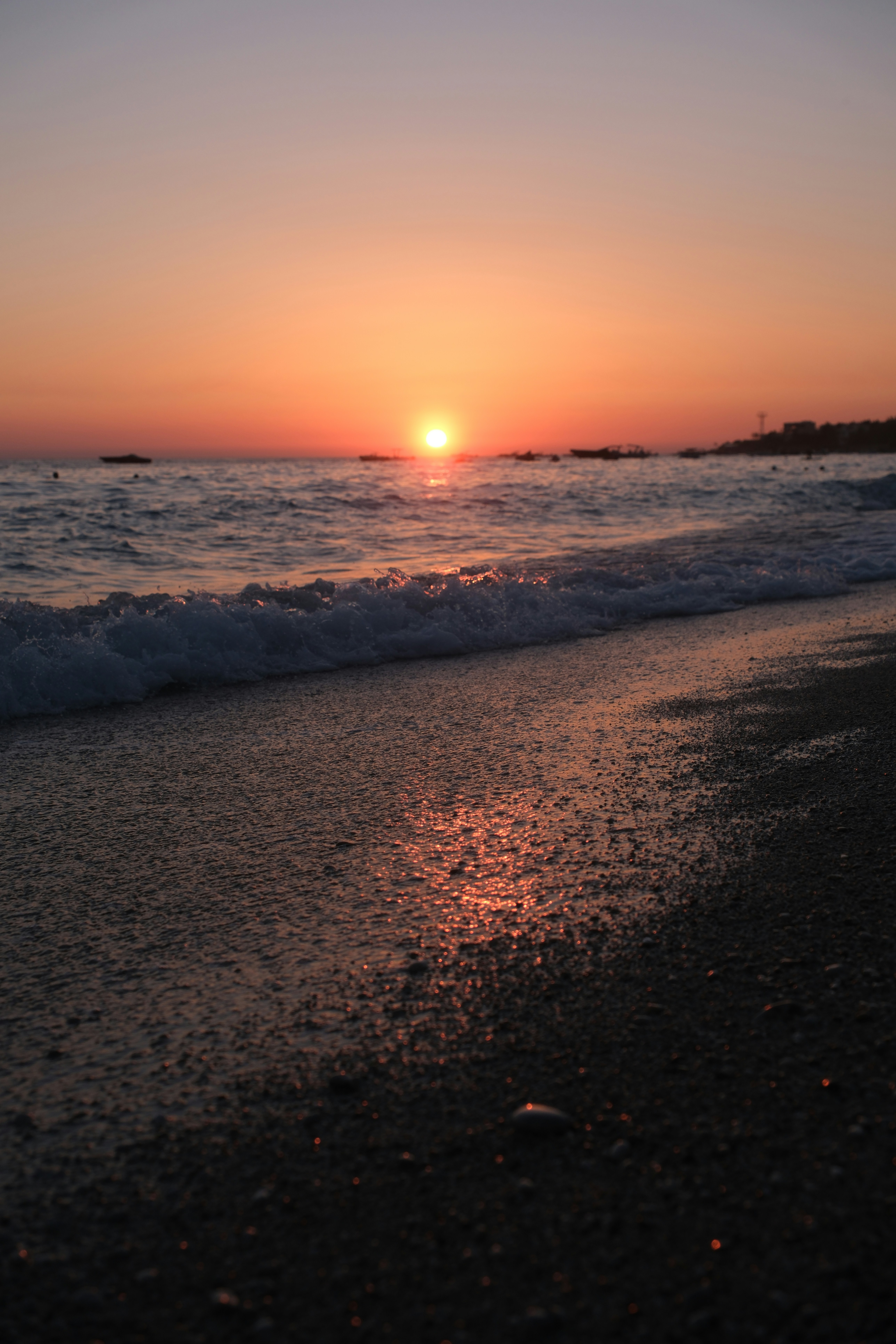 Sunlit Tide: A Quiet Horizon at Dusk