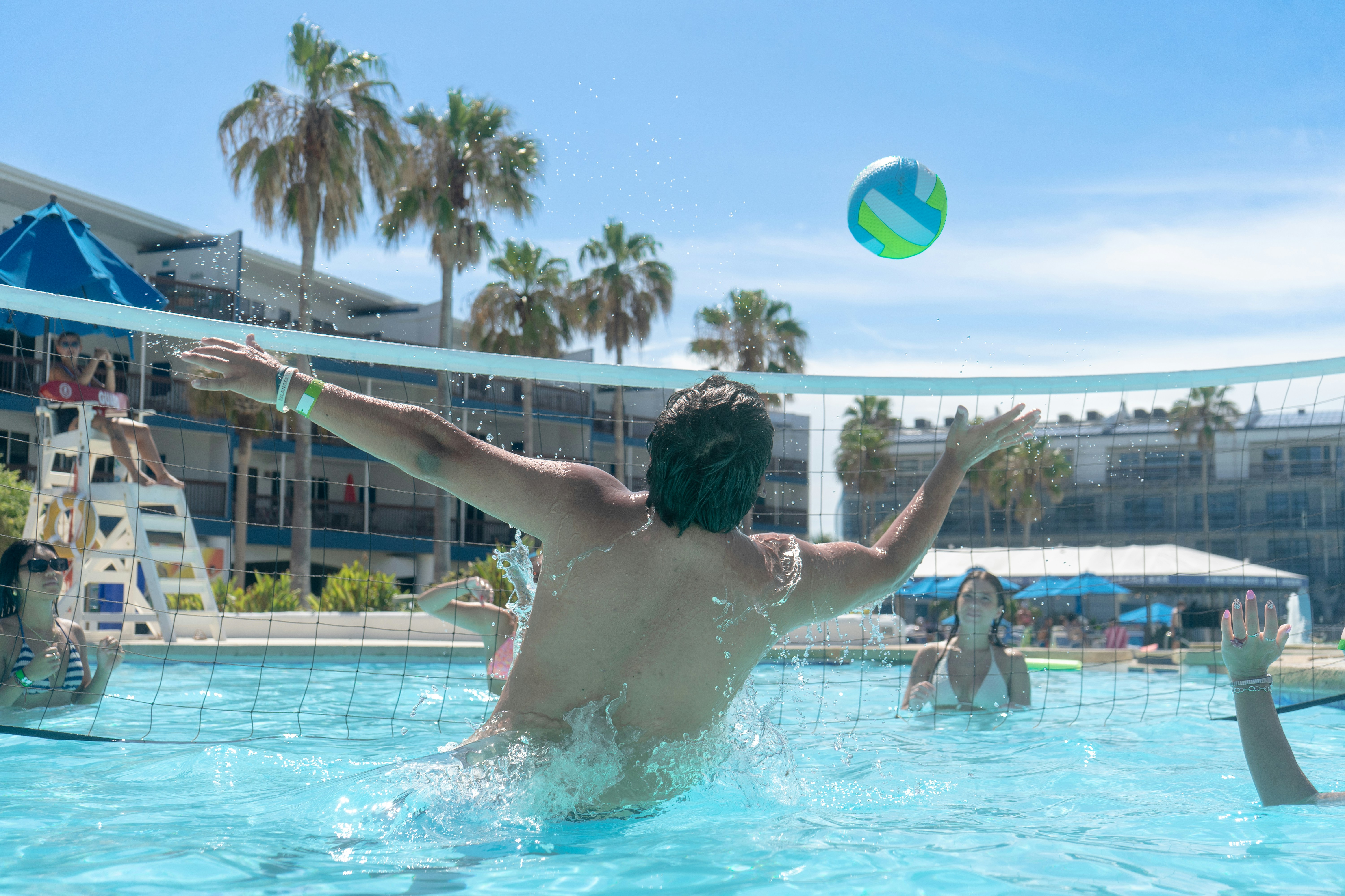 Midair Summer: A Splashing Game Under Sunny Skies