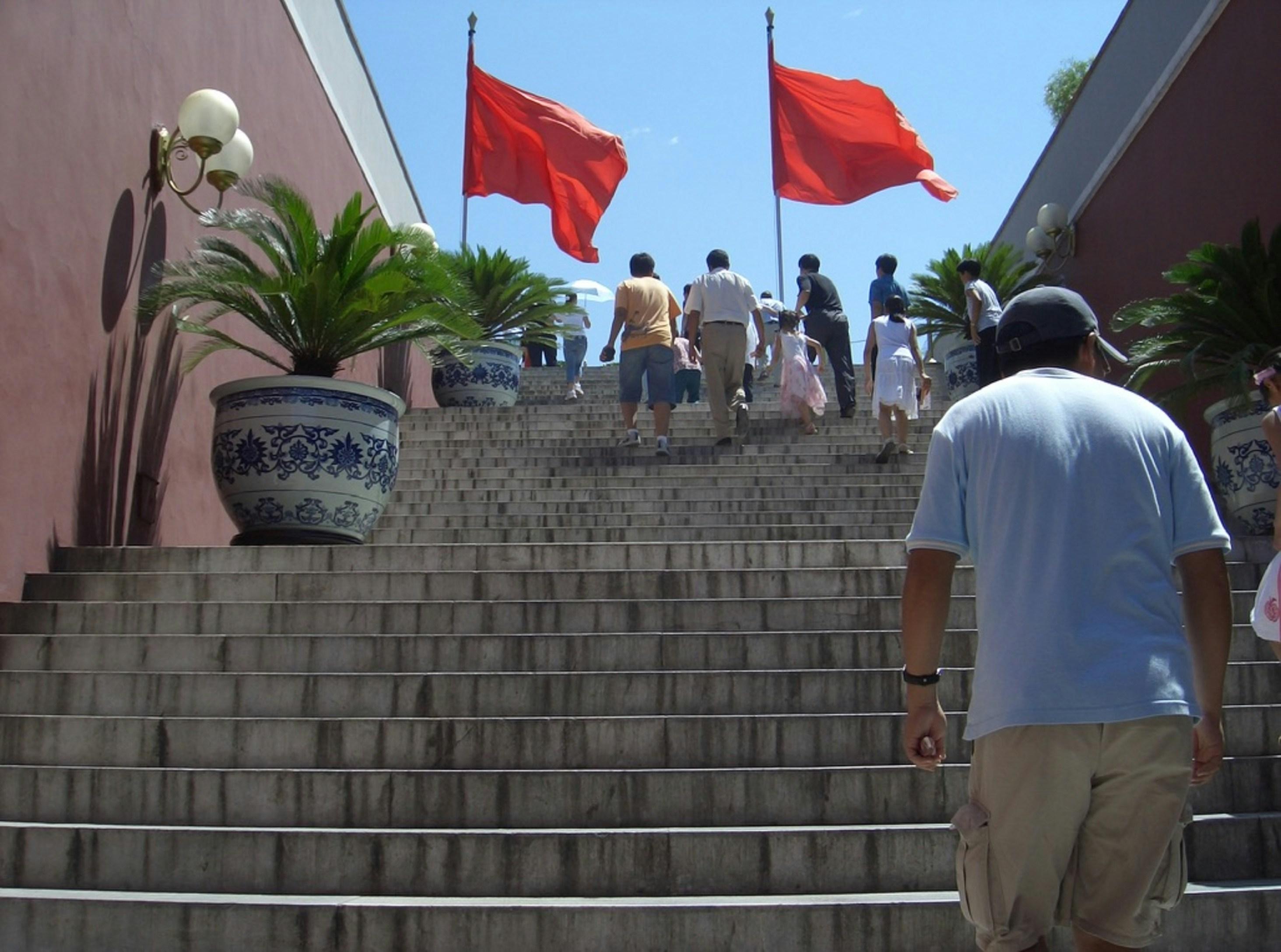 Steps to the Summit: Red Flags at the Stairway of Viewpoints