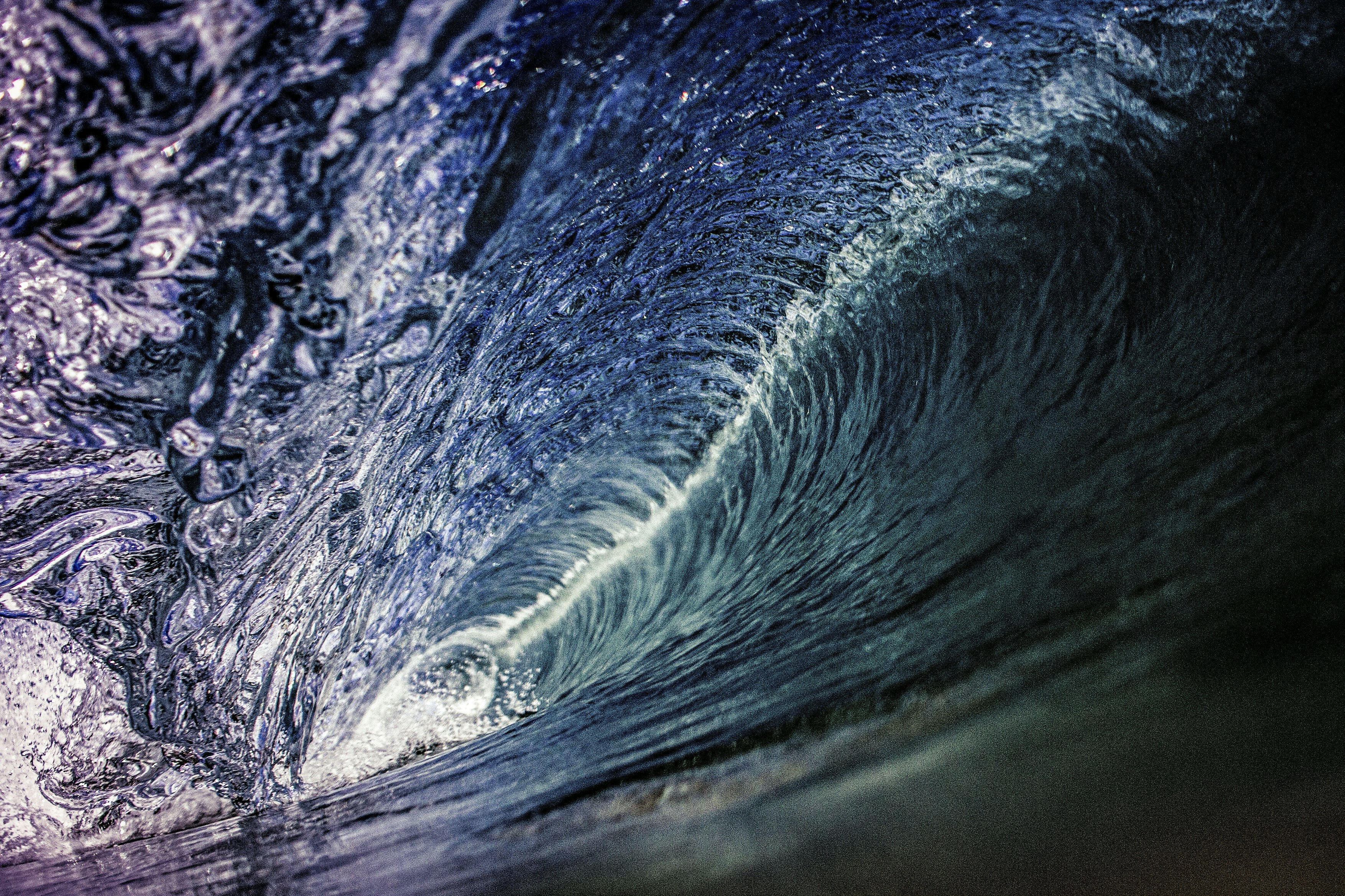 Rogue Crest: The Moment a Wave Unfurls Inside its Barrel
