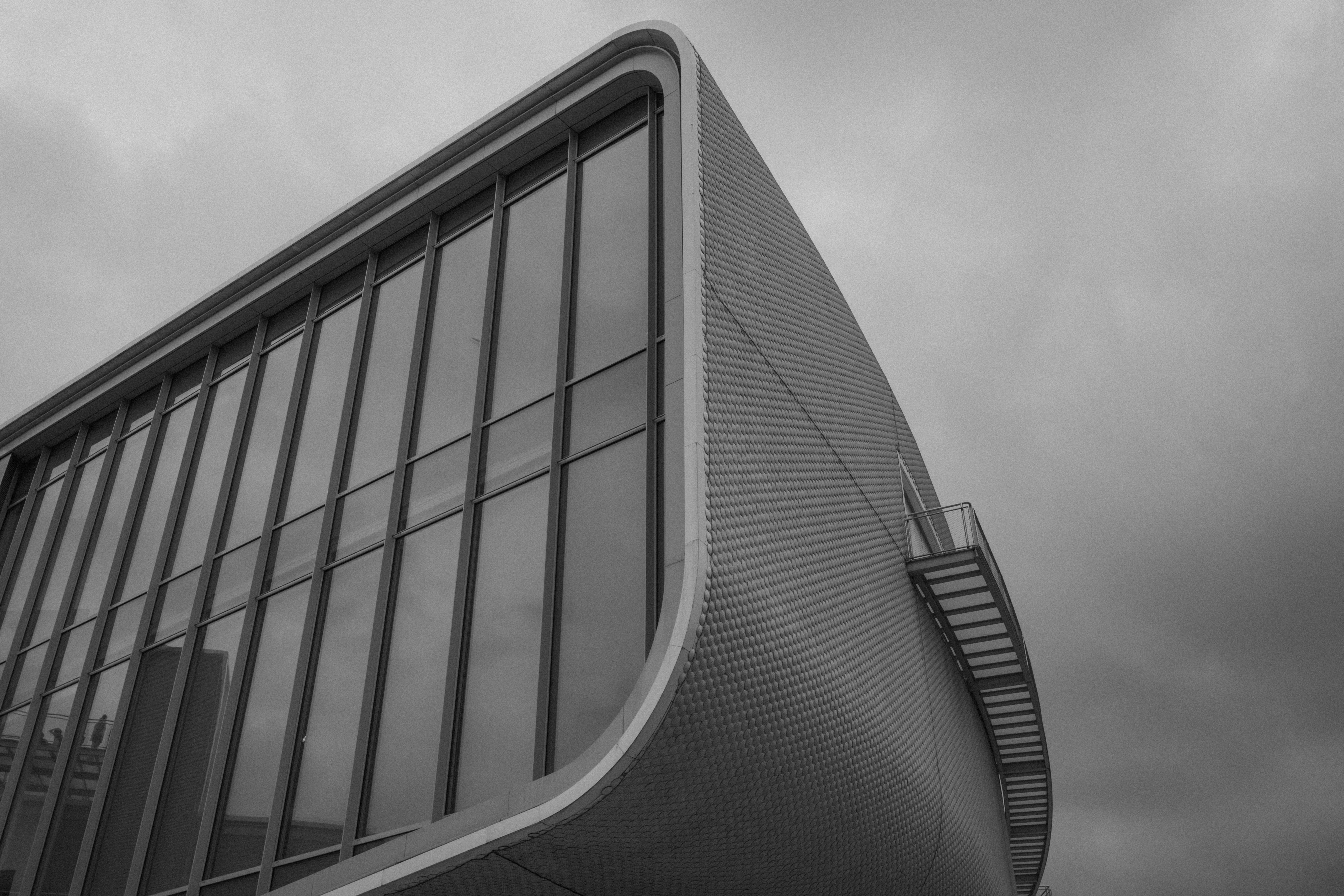 Curved Glass Facade: A Modern Edge Bending Skyward