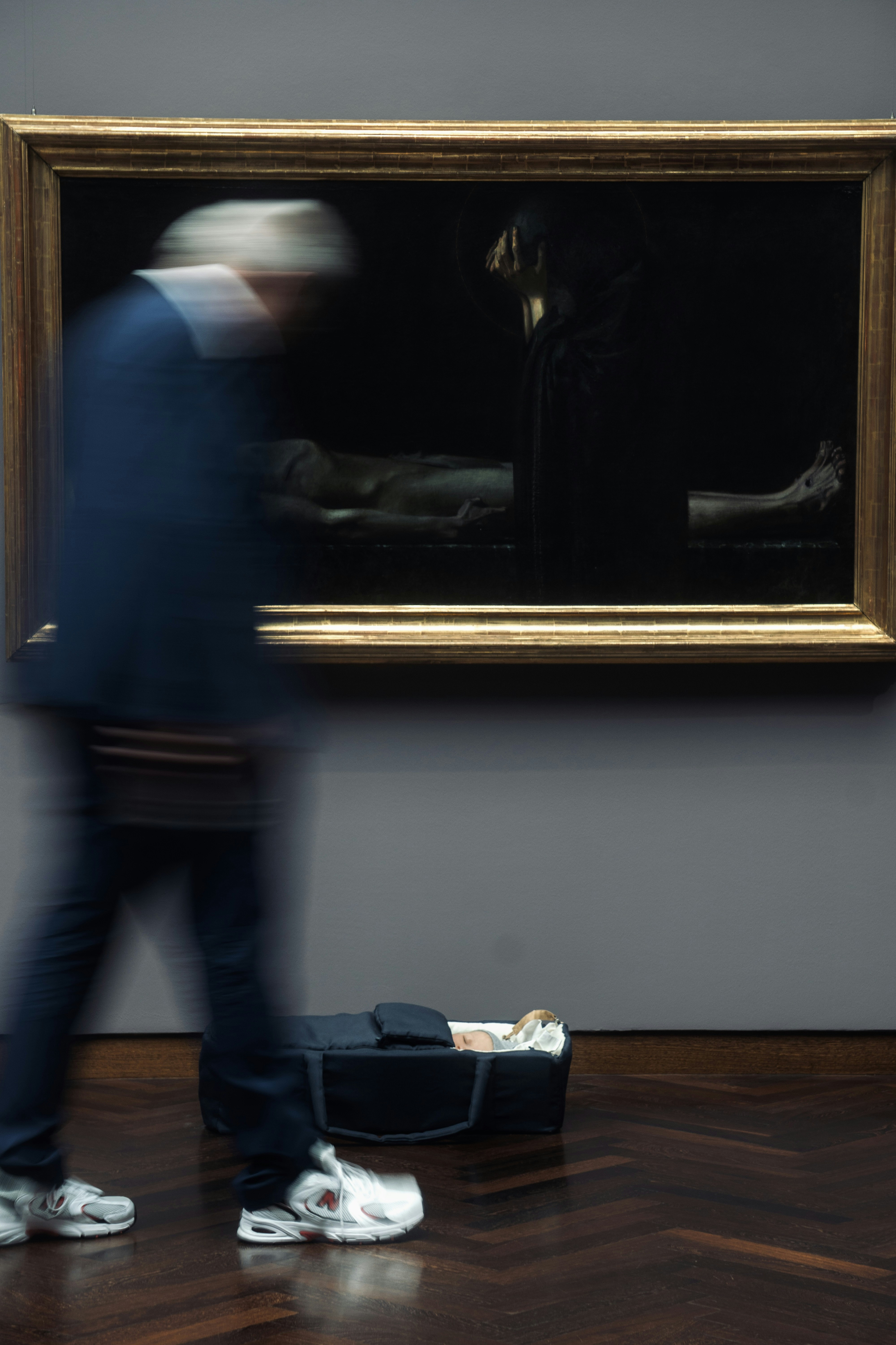 Blurred Visitor, Silent Masterpiece: A Glimpse Through the Frame