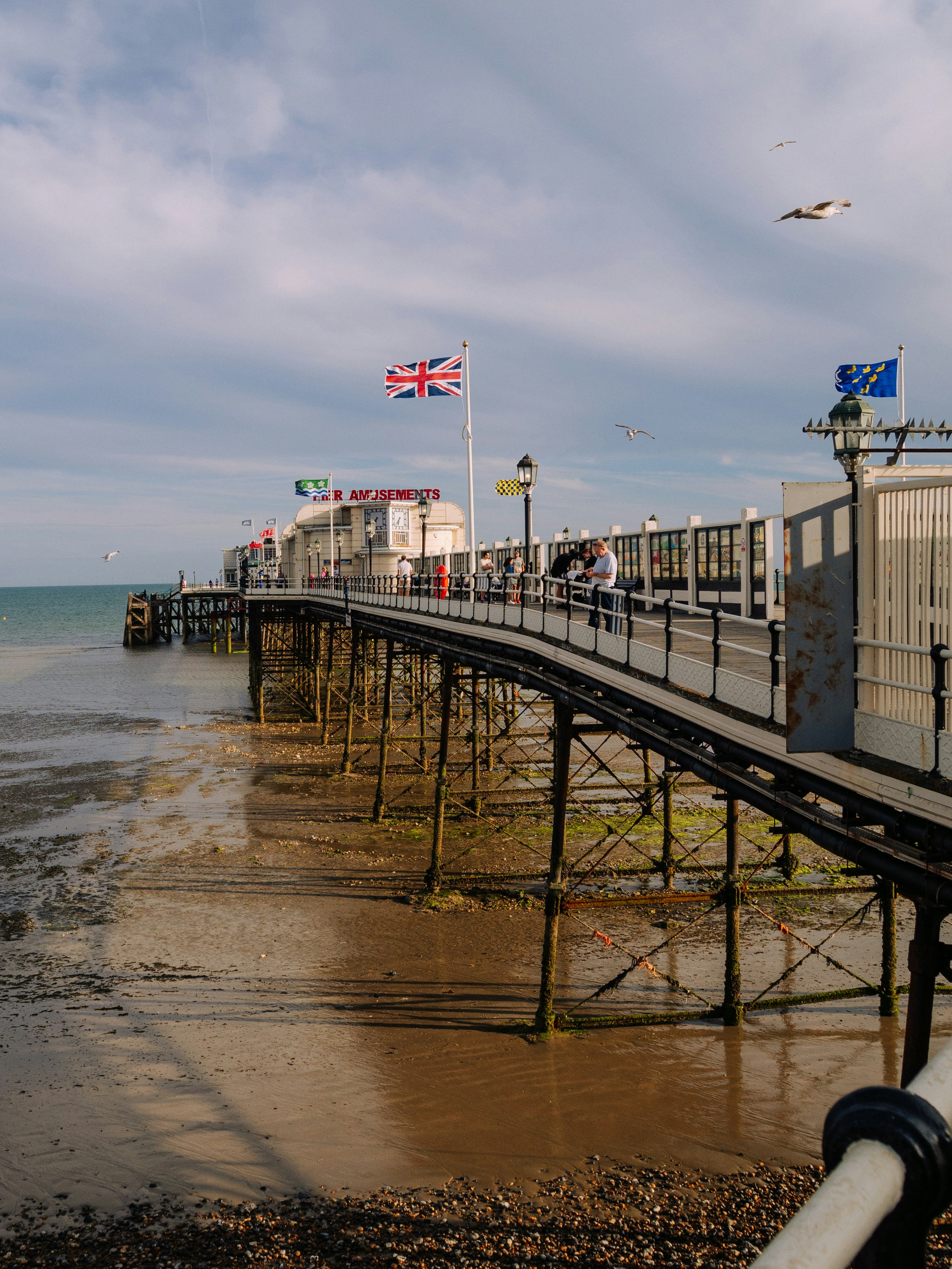 Worthing Pier with the tide out