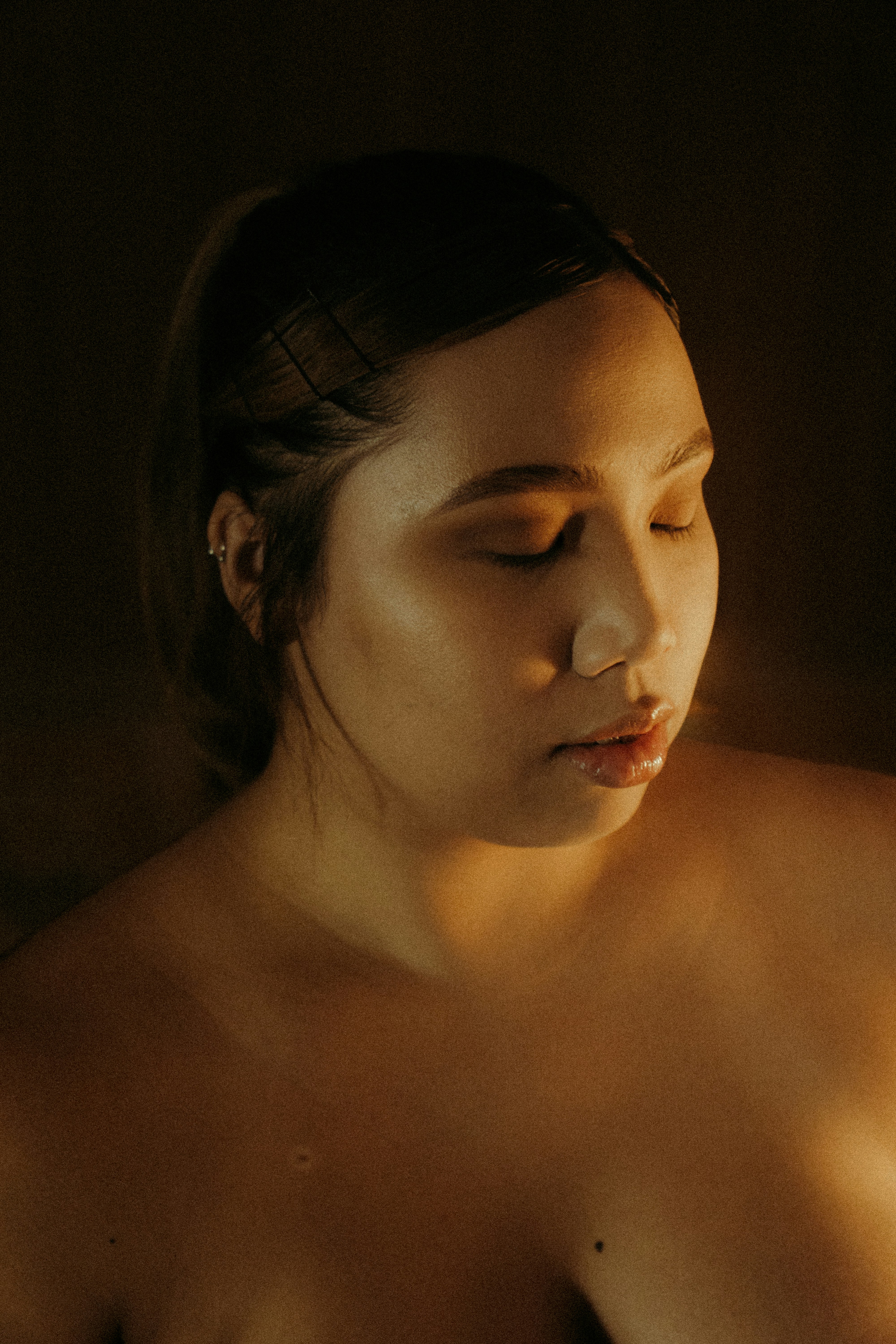 Soft Light, Quiet Portrait: A Woman in Contemplative Glow