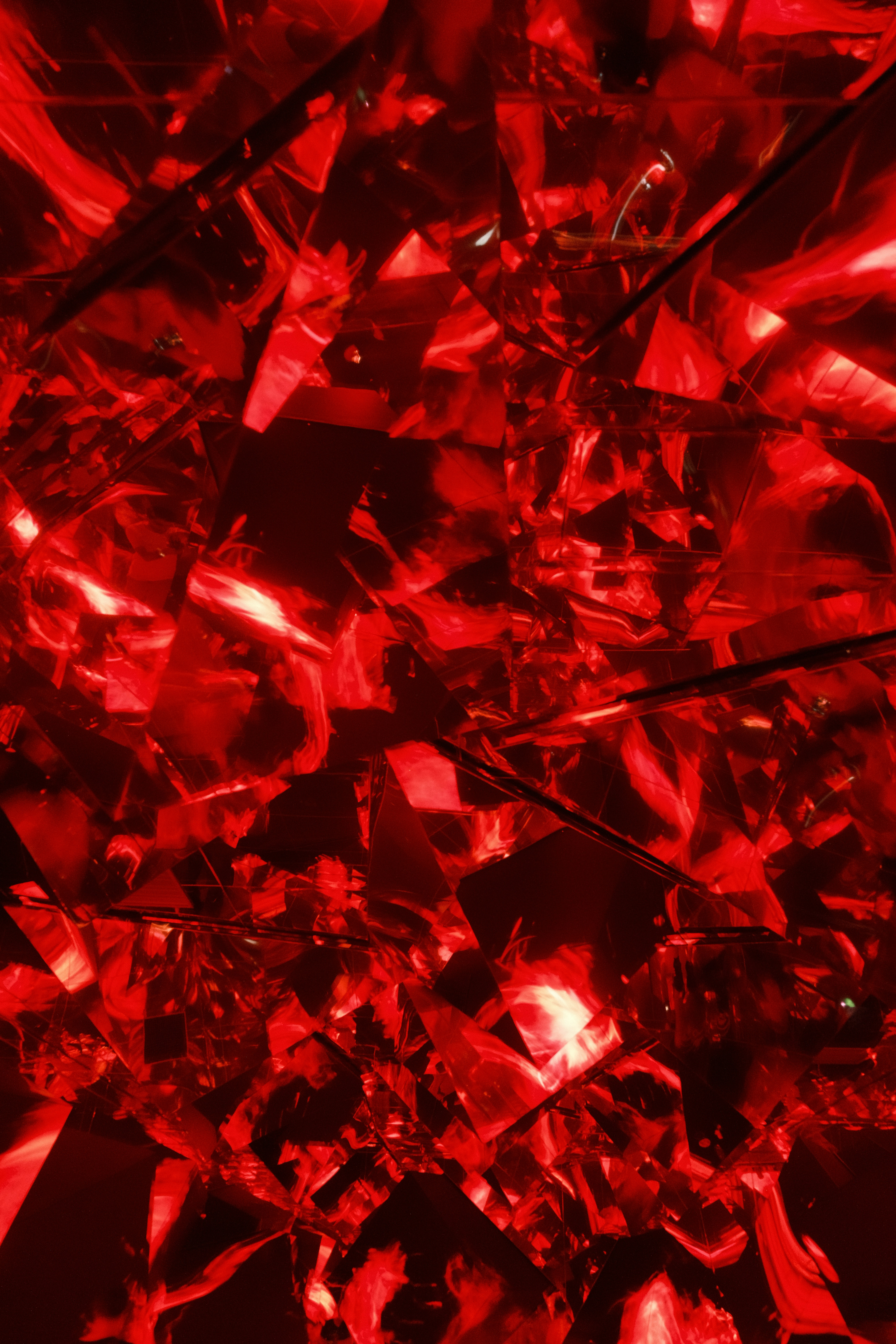 Crimson Facets: A Kaleidoscope of Glassy Red Fractals