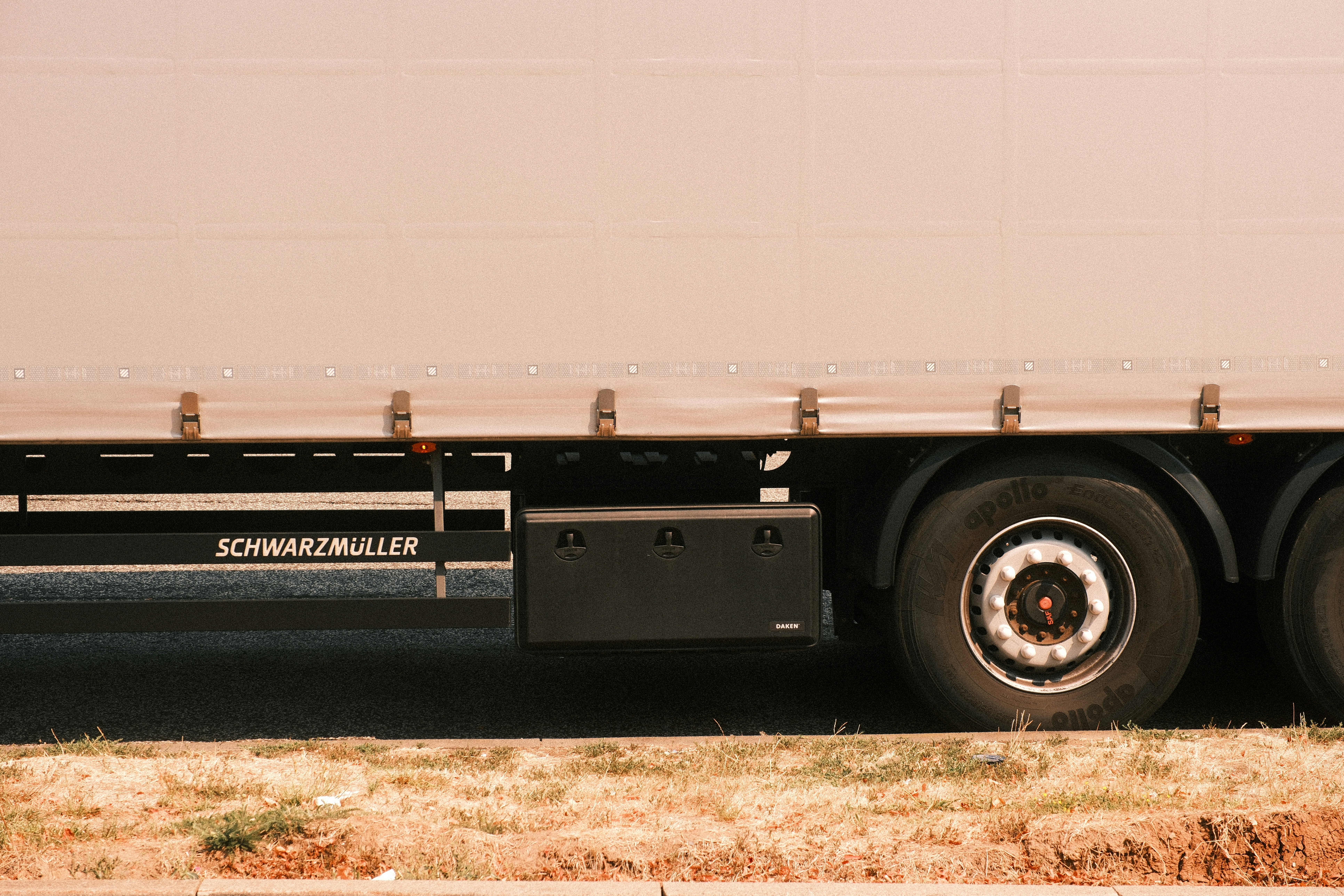 Side of the Freight: A Close Look at the Schwarzmüller Trailer