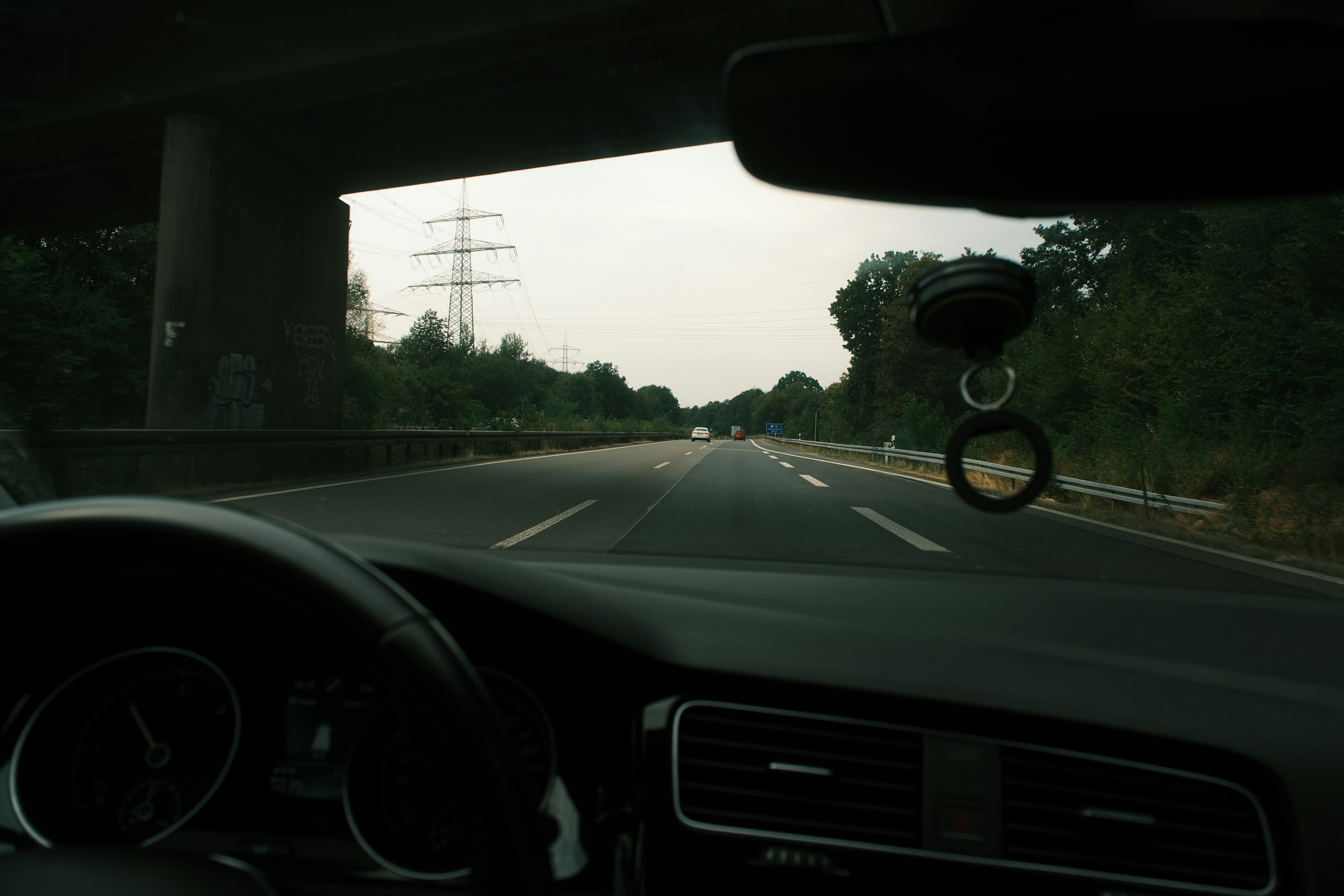 Horizon Drive: Framing the Road from the Driver's Perspective