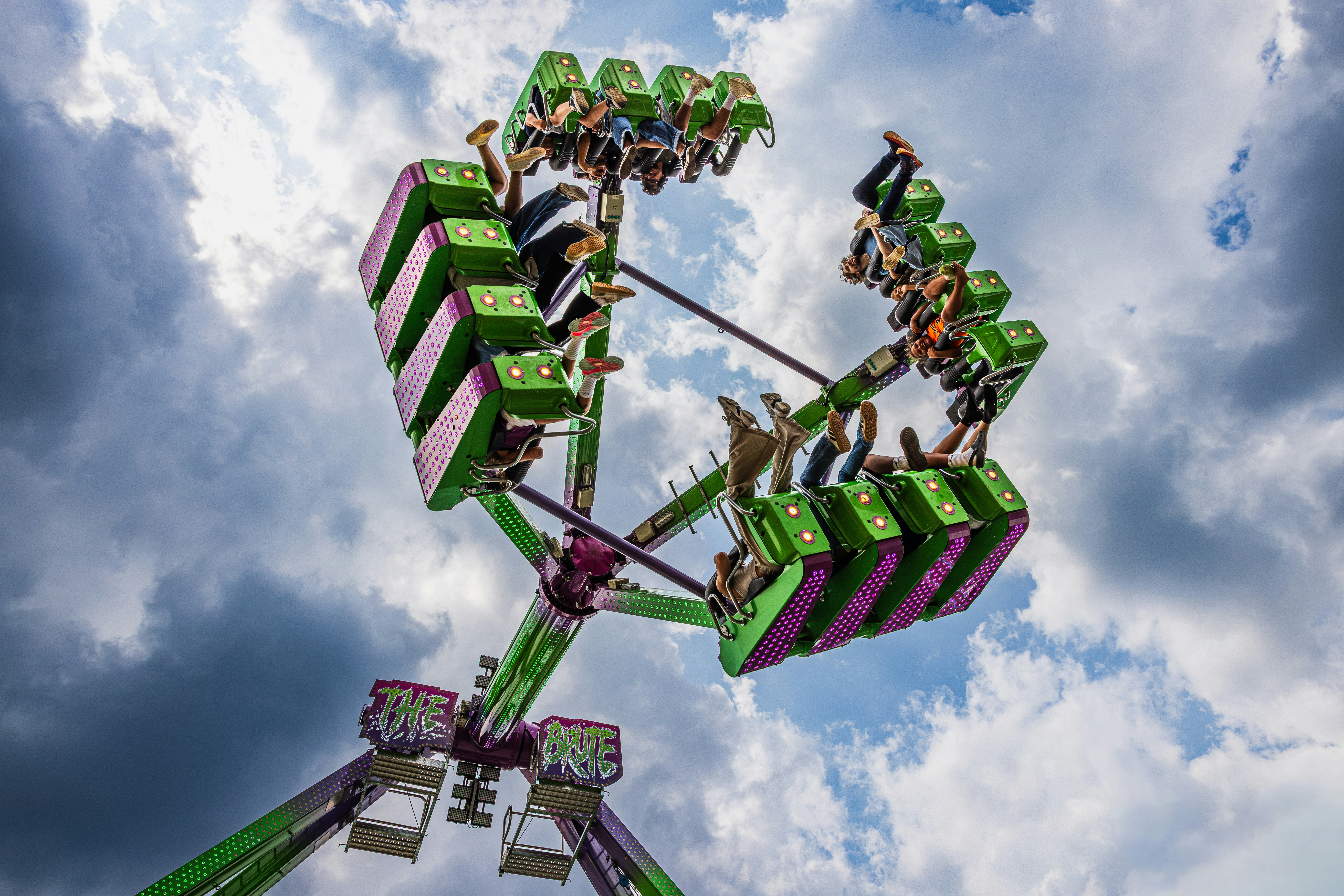 Skyward Gyre: Green Triptych of a Dizzy Ring