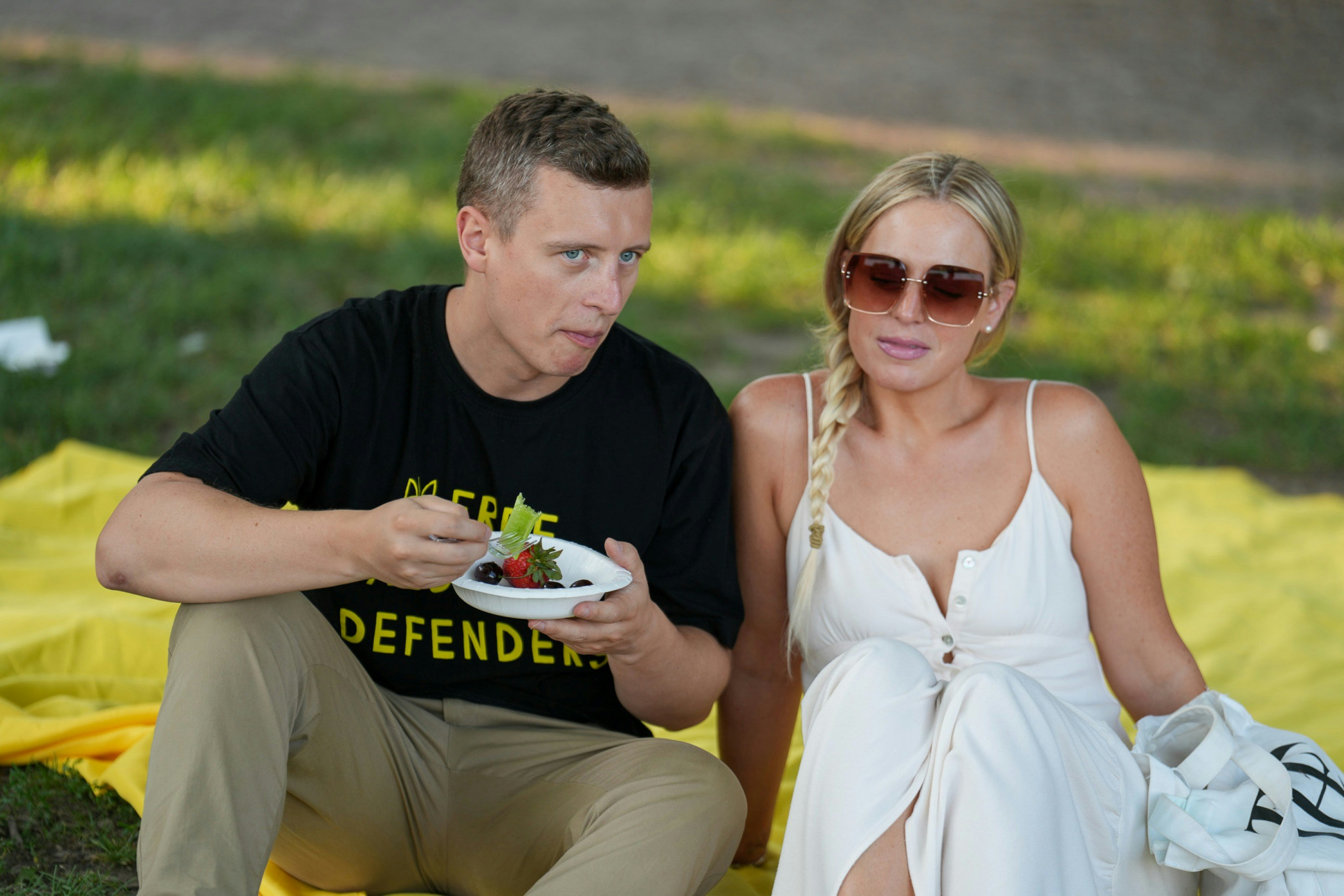 Parental Bonding Over a Park Snack
