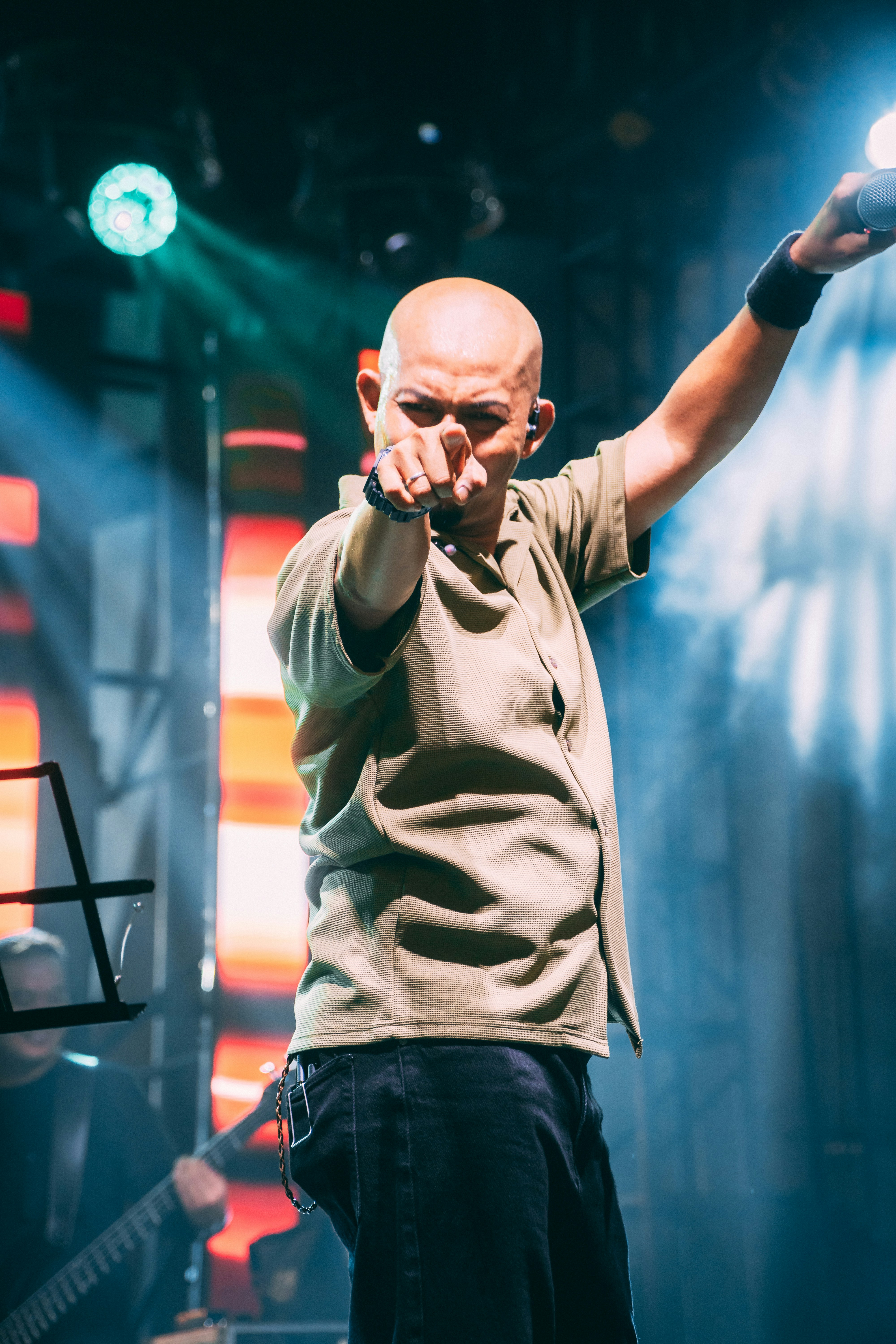 Mid-Point Command: The Lead Singer Reaches Out