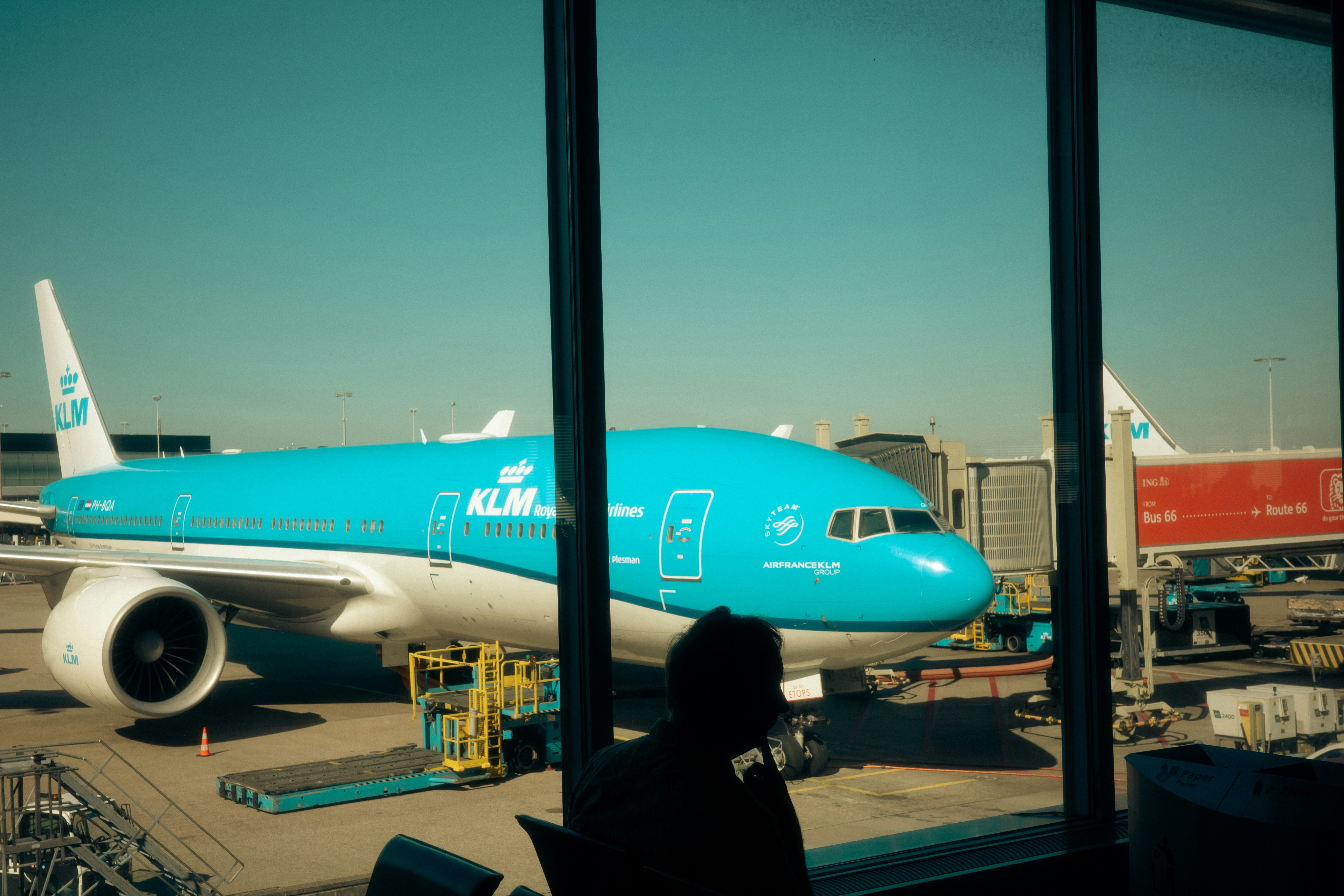 Blue Jet at the Window: Ground Crew Silence