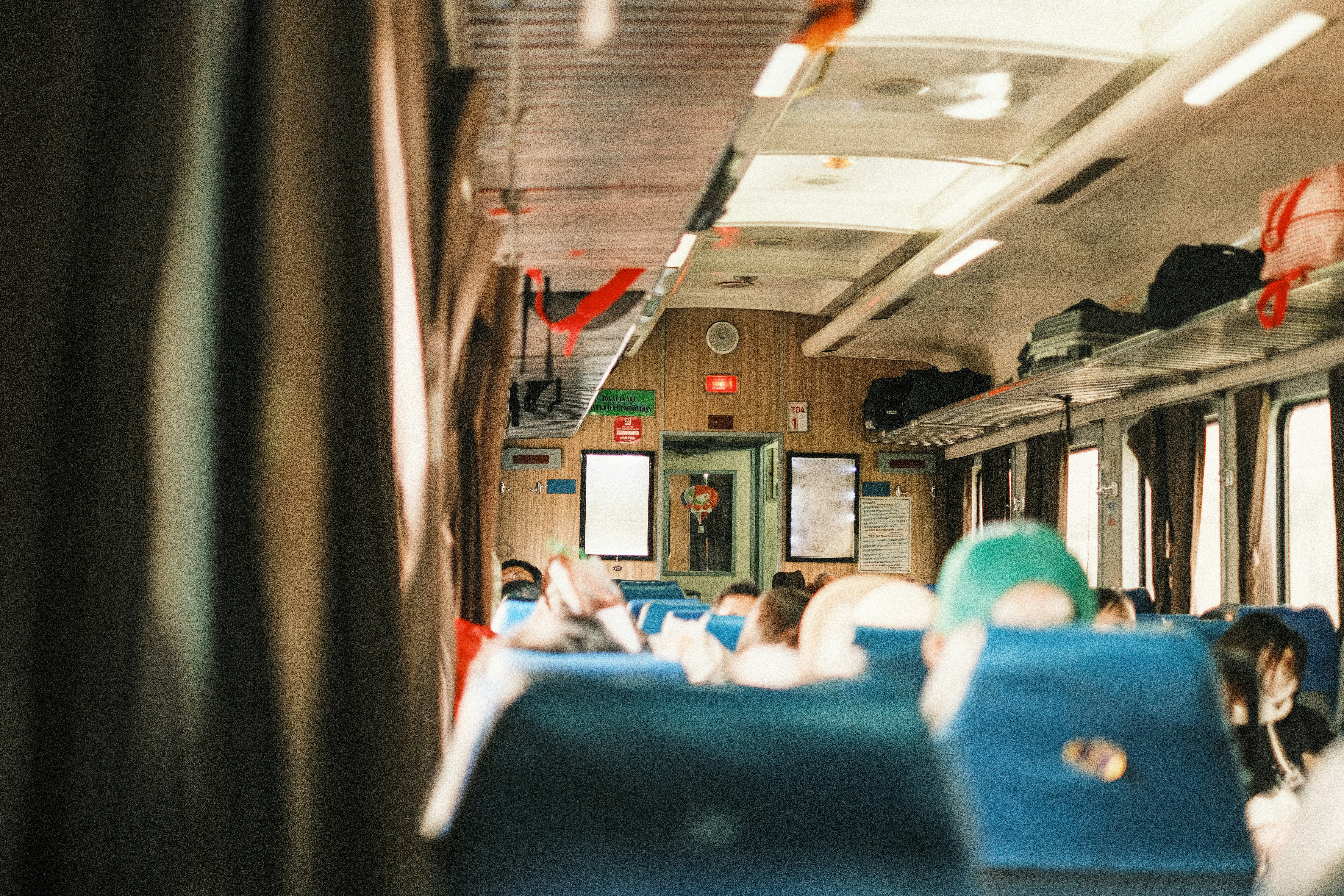 Mid-Travel Quiet: A Glimpse Through the Aisle