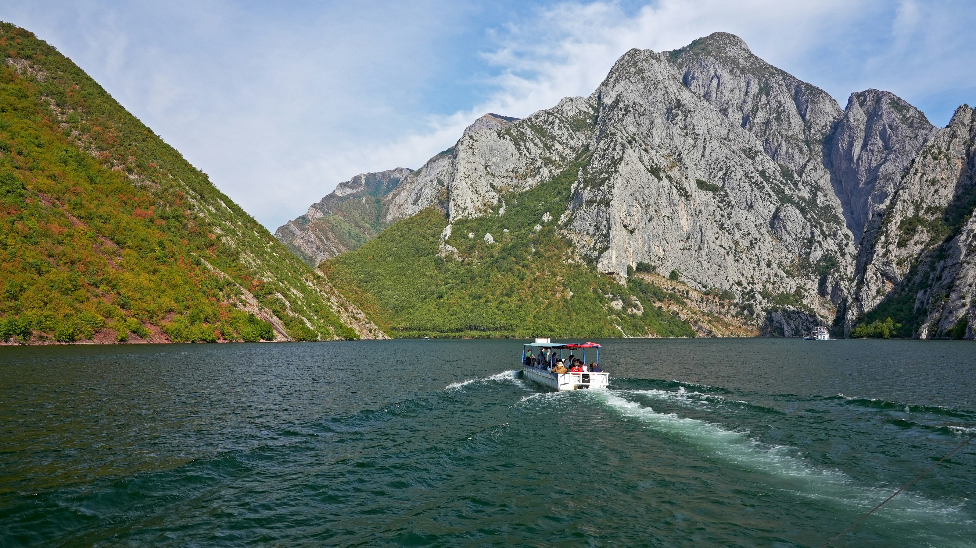 Traversée du lac Koman en ferry