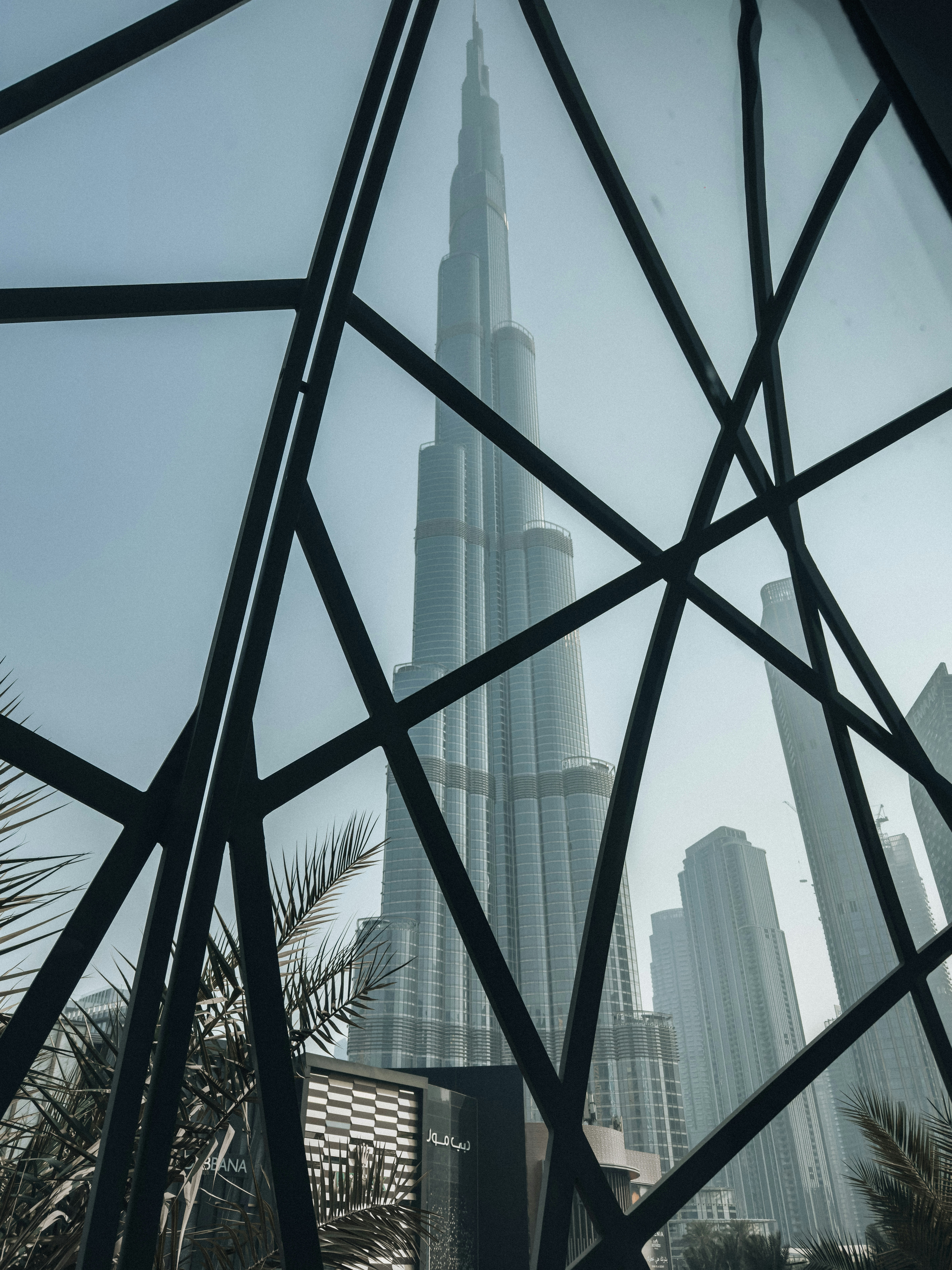 Crisscrossed Glass: Capturing the Burj Khalifa Through a Geometric Frame