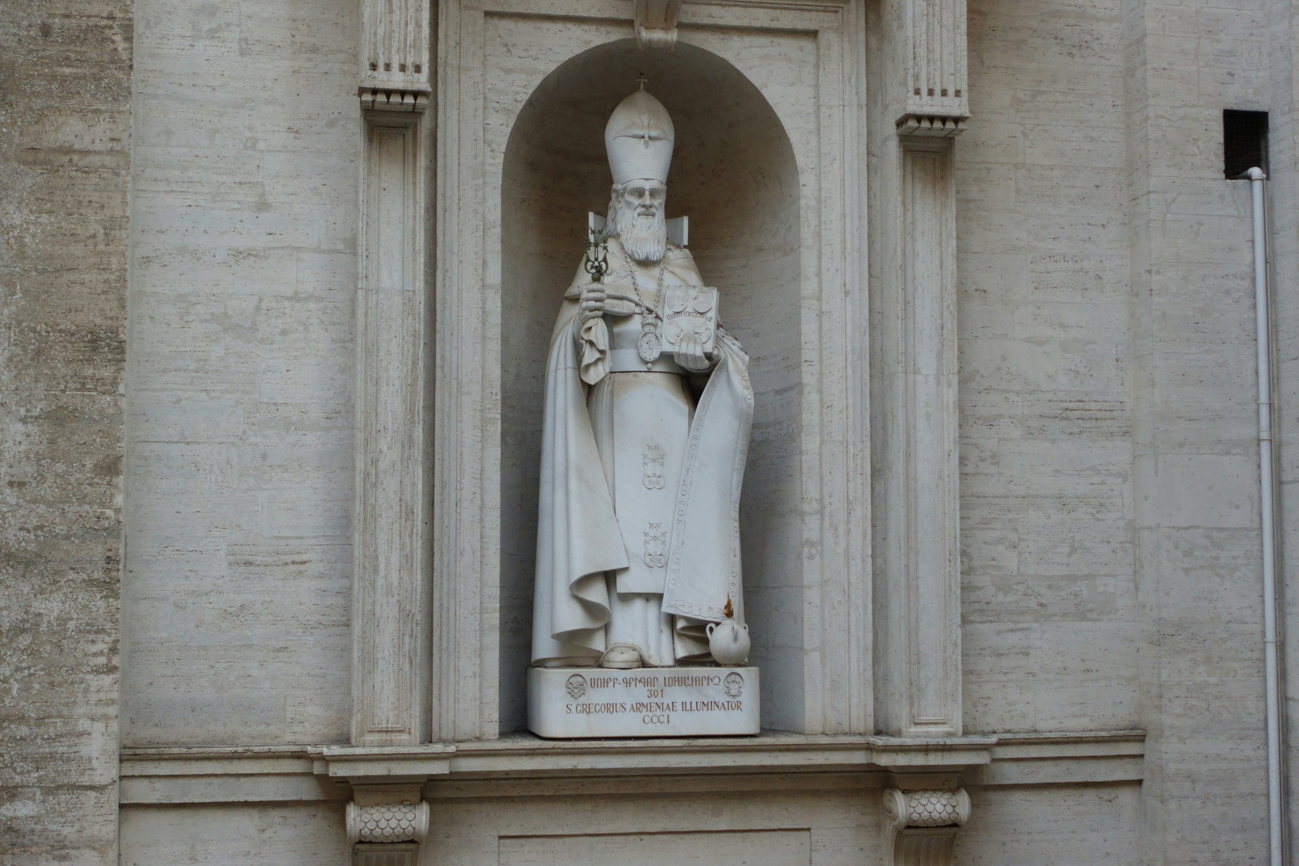 Noble Figure in a Stone Niche: A Quiet Monument