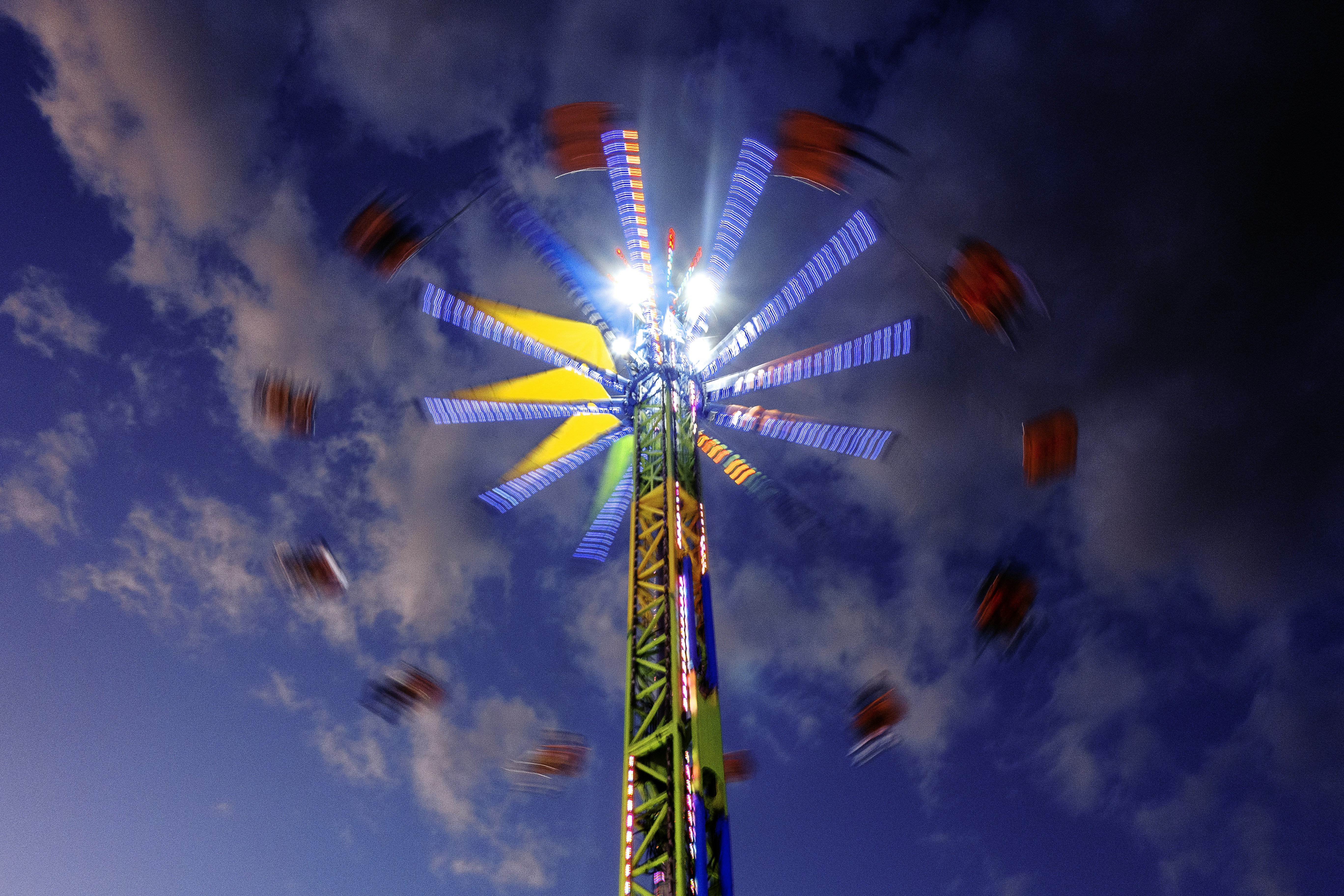 Spinward Lights: Night Wheel in Vibrant Blur