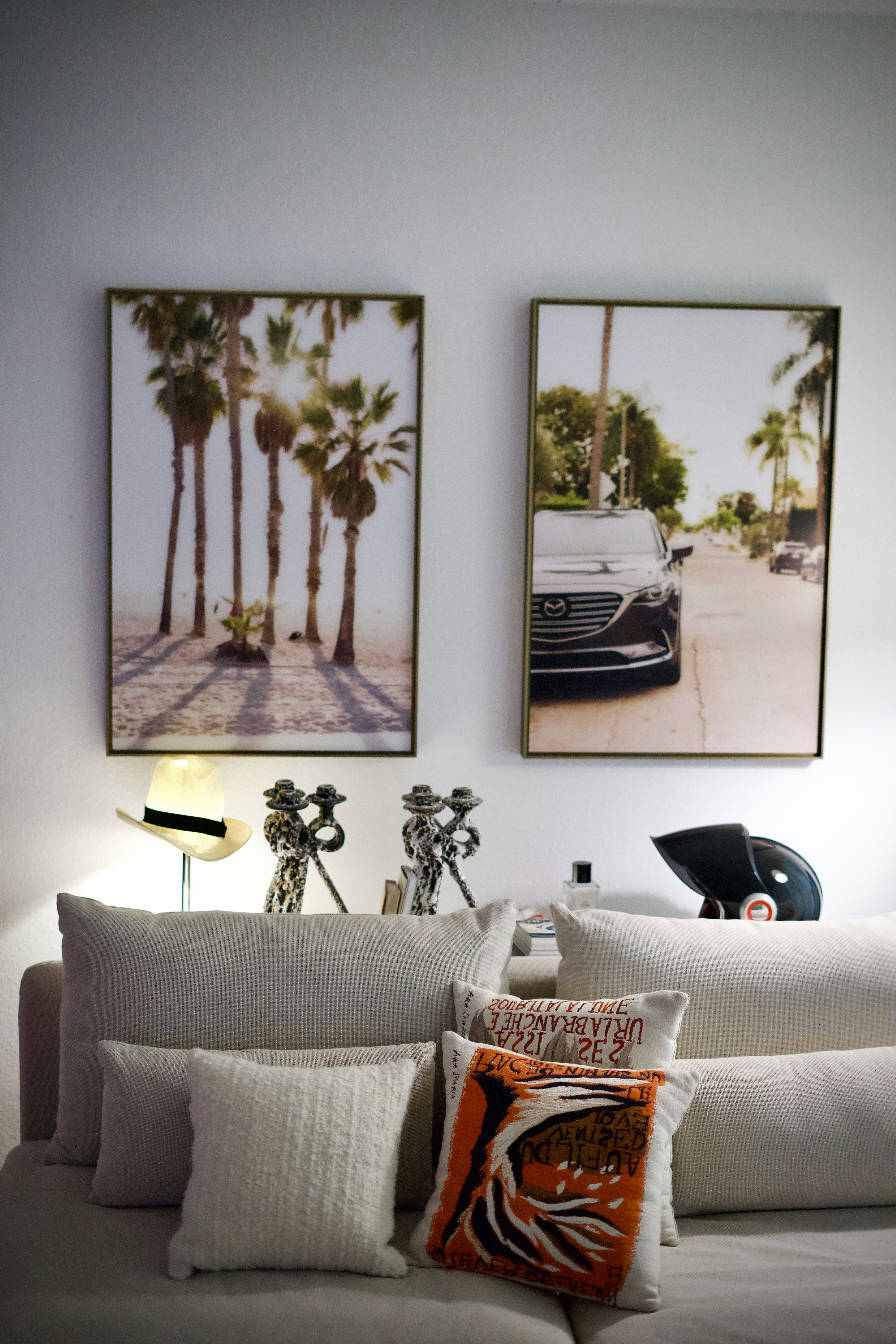 Palm-Prints and Pillows: A Quiet Gallery of Saturday Light