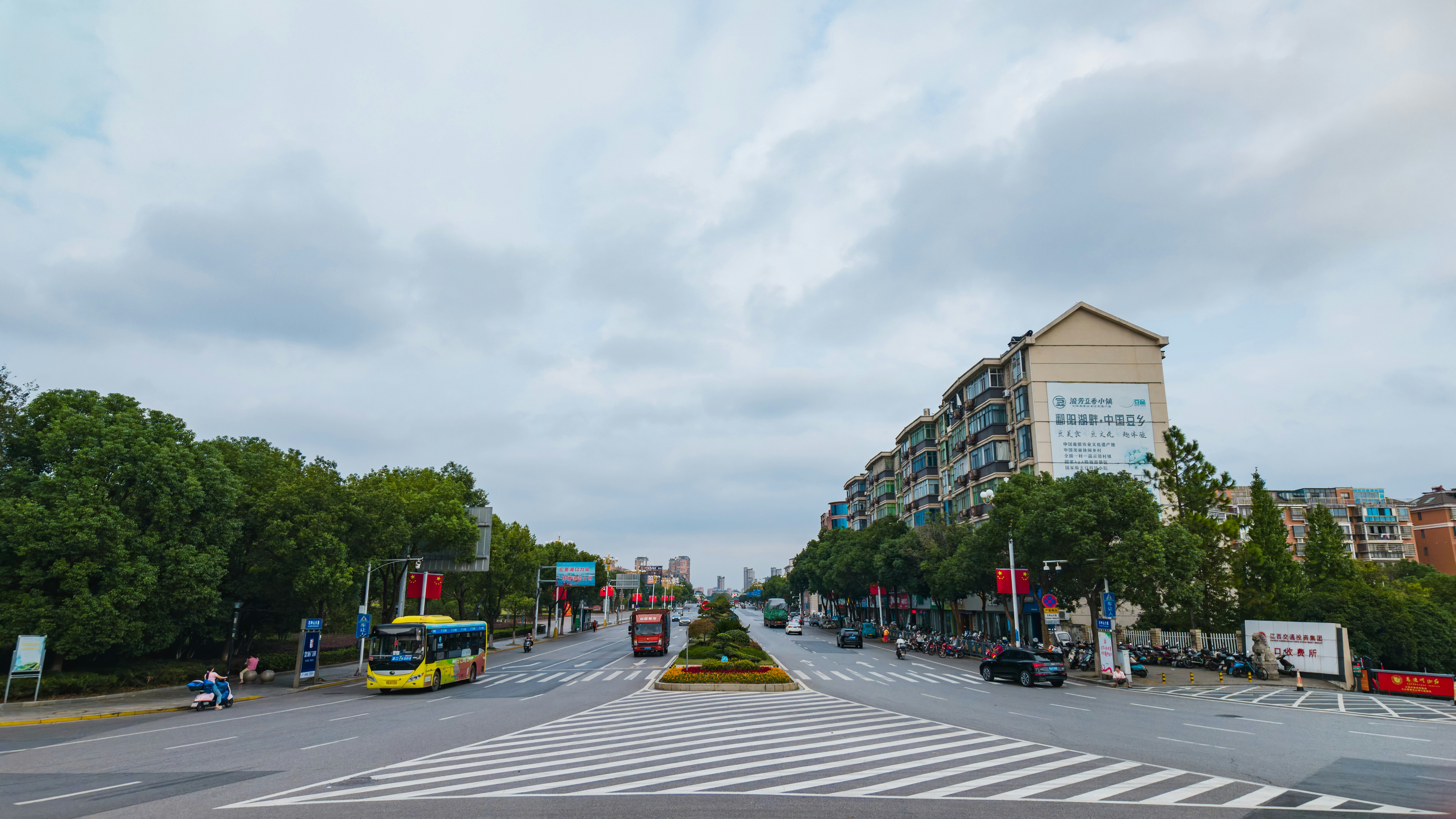 A Quiet City Boulevard Opens Up Toward the Distant Horizon