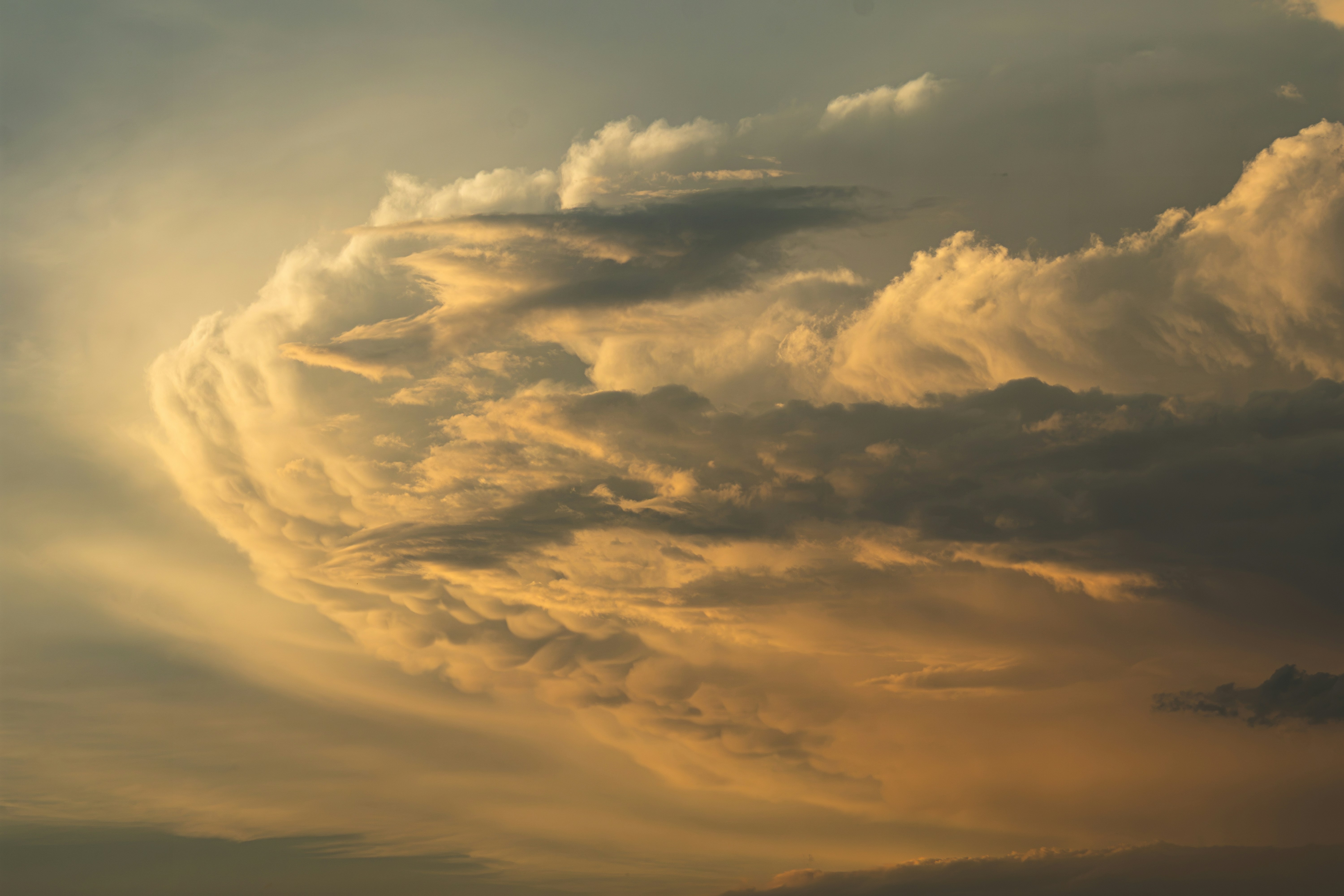Golden Spiral in the Sky: A Cumulus Canyon
