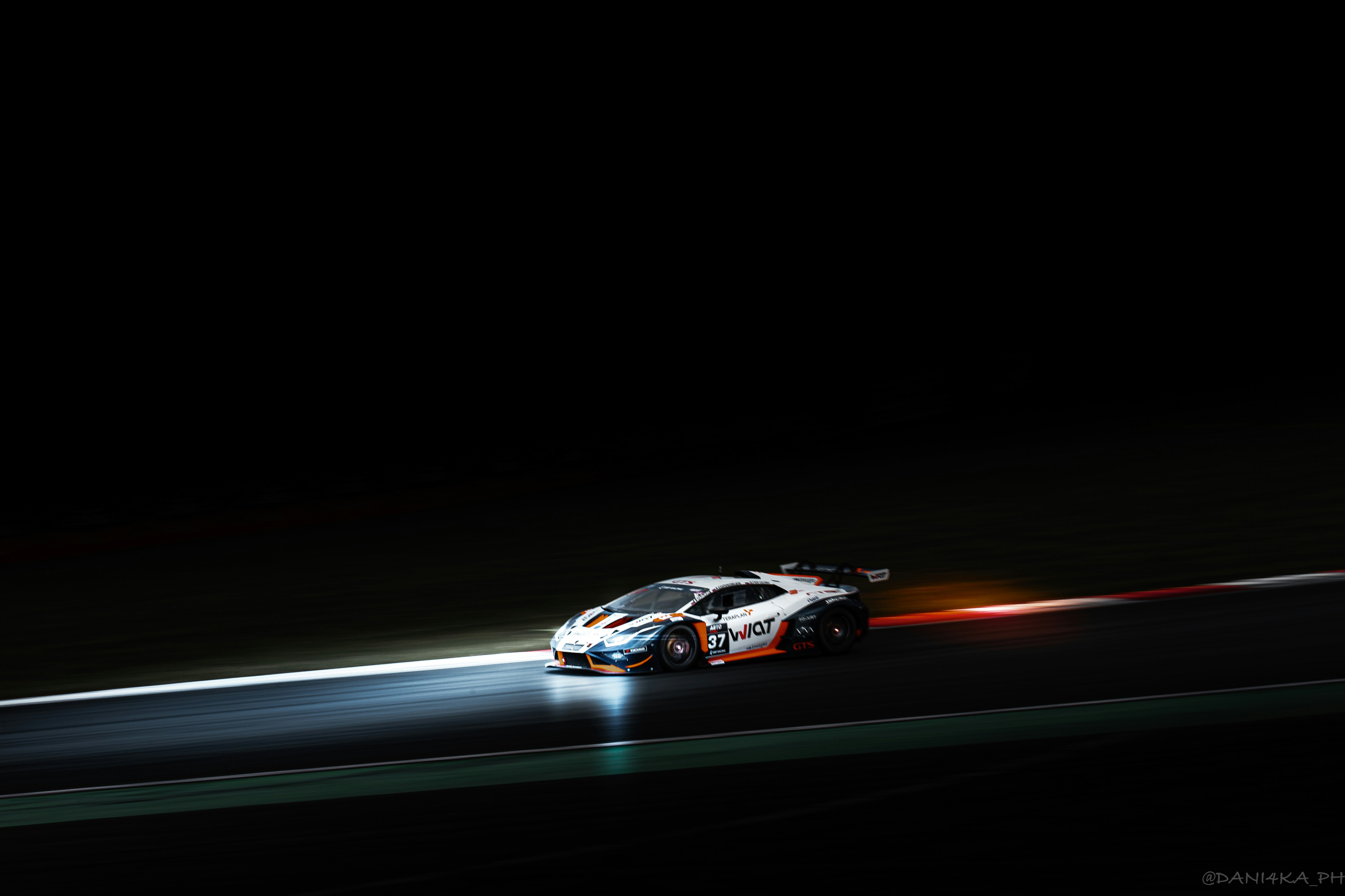 Midnight Velocity: A Glowing Chassis in the Night