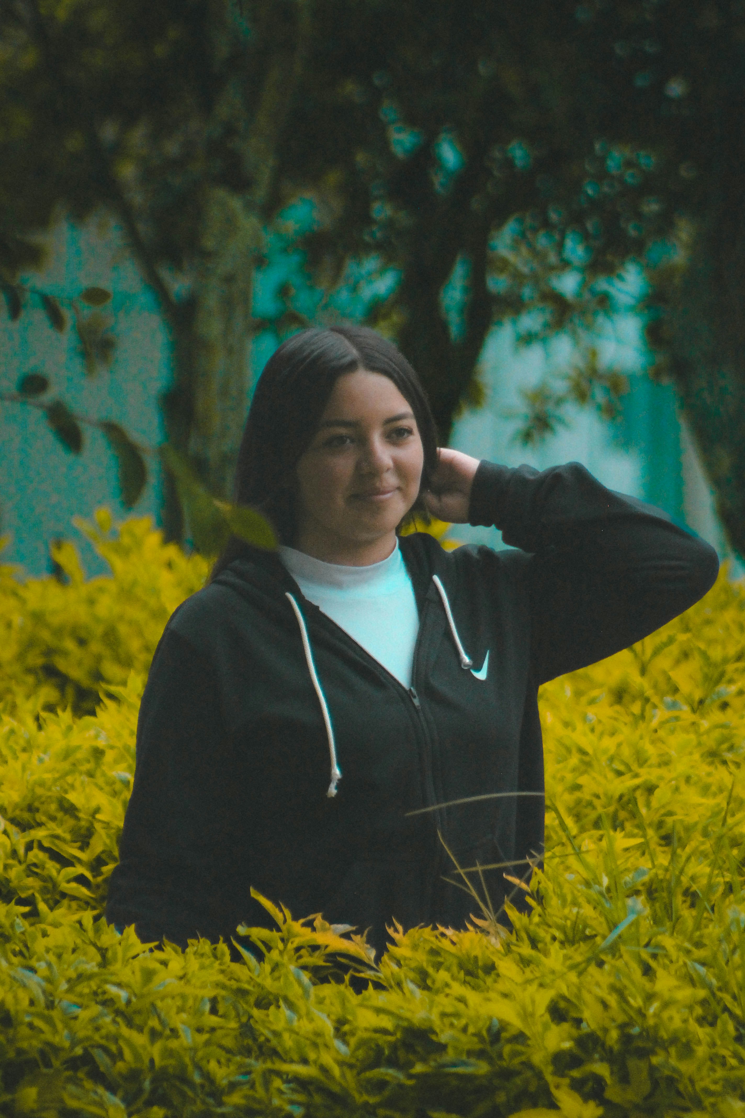 Quiet Confidence in a Greenery Frame
