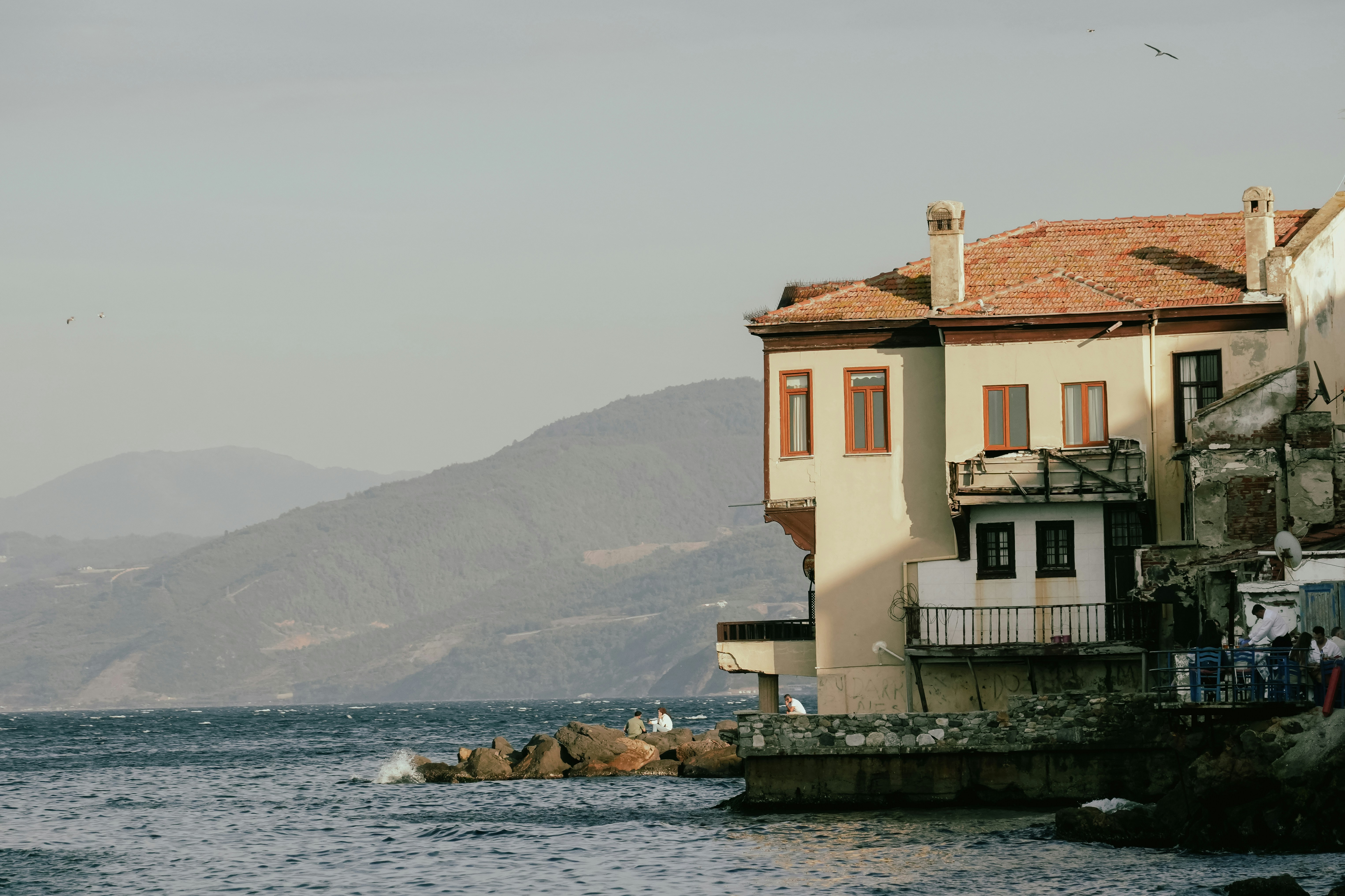 Seaside Villa at Dusk: A Quiet Coastal Vista