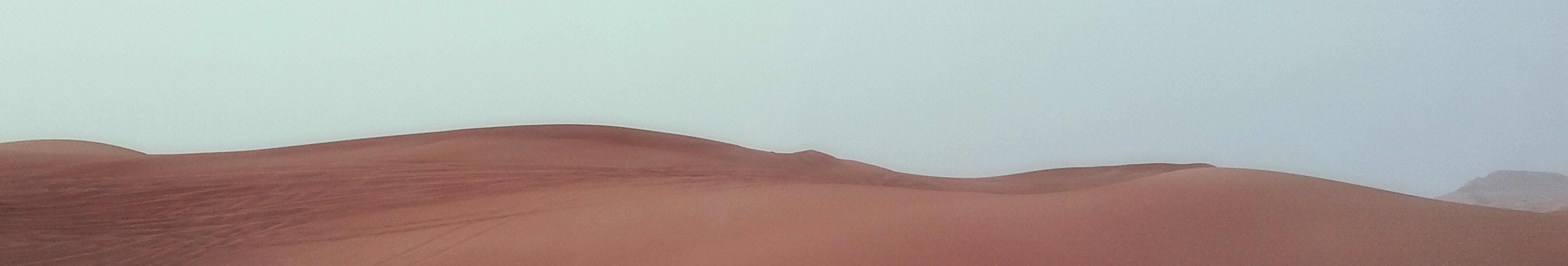 Silky Dunes at Dusk: A Quiet Horizon