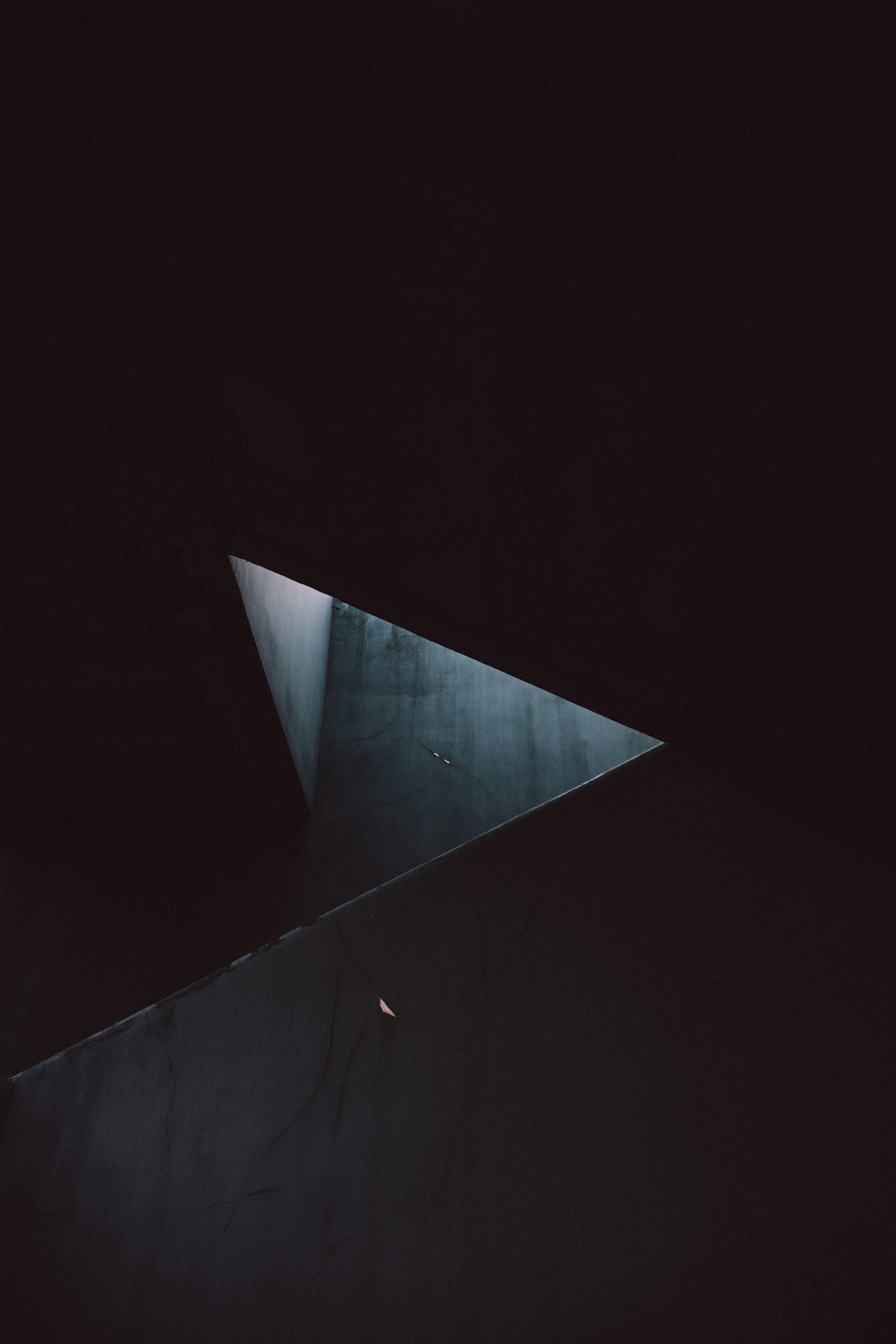 Silent Geometry: A Sliver of Light Breaks the Dark