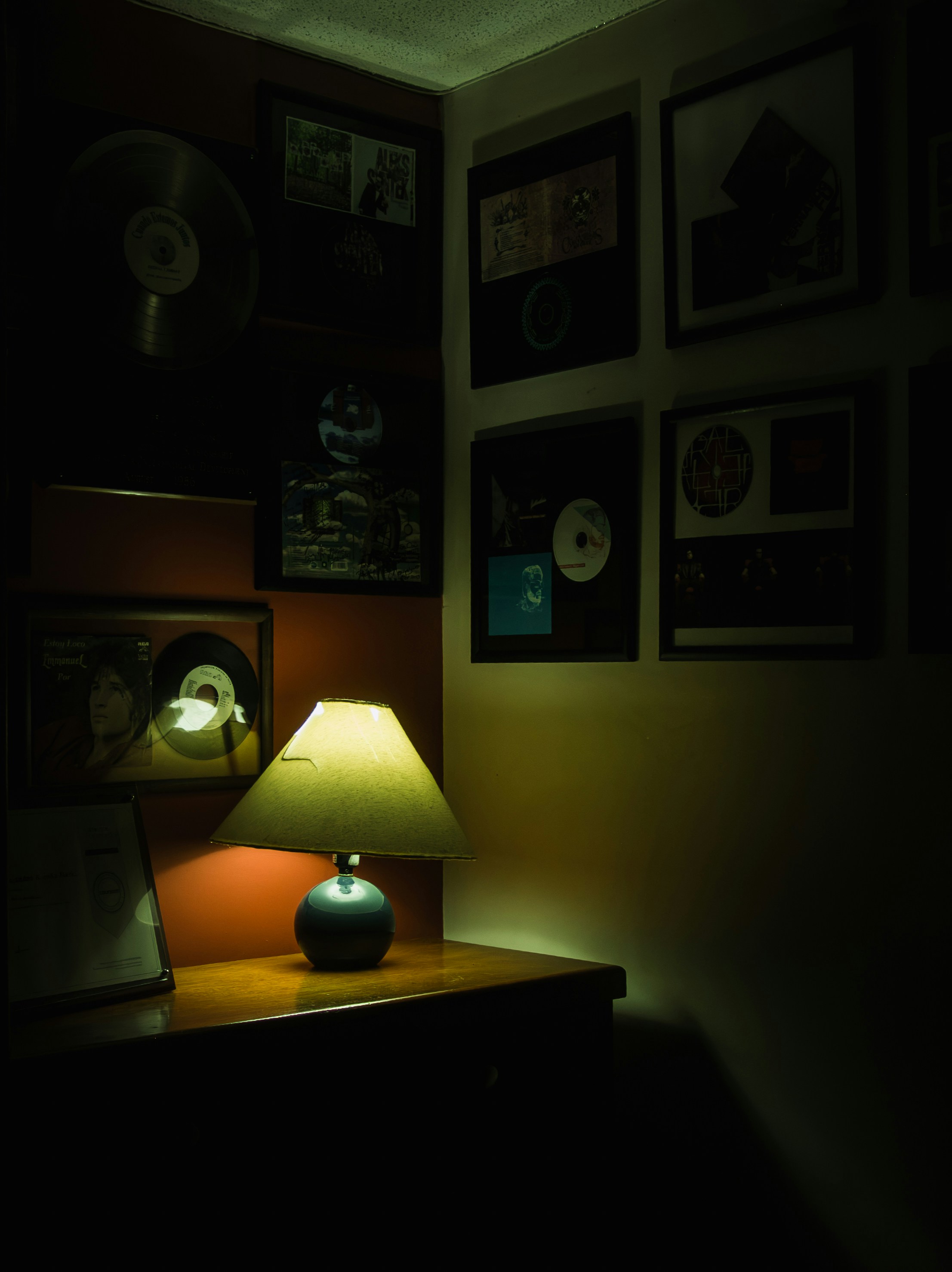 Warm Glow on a Quiet Study: A Corner Lit by a Lone Lamp