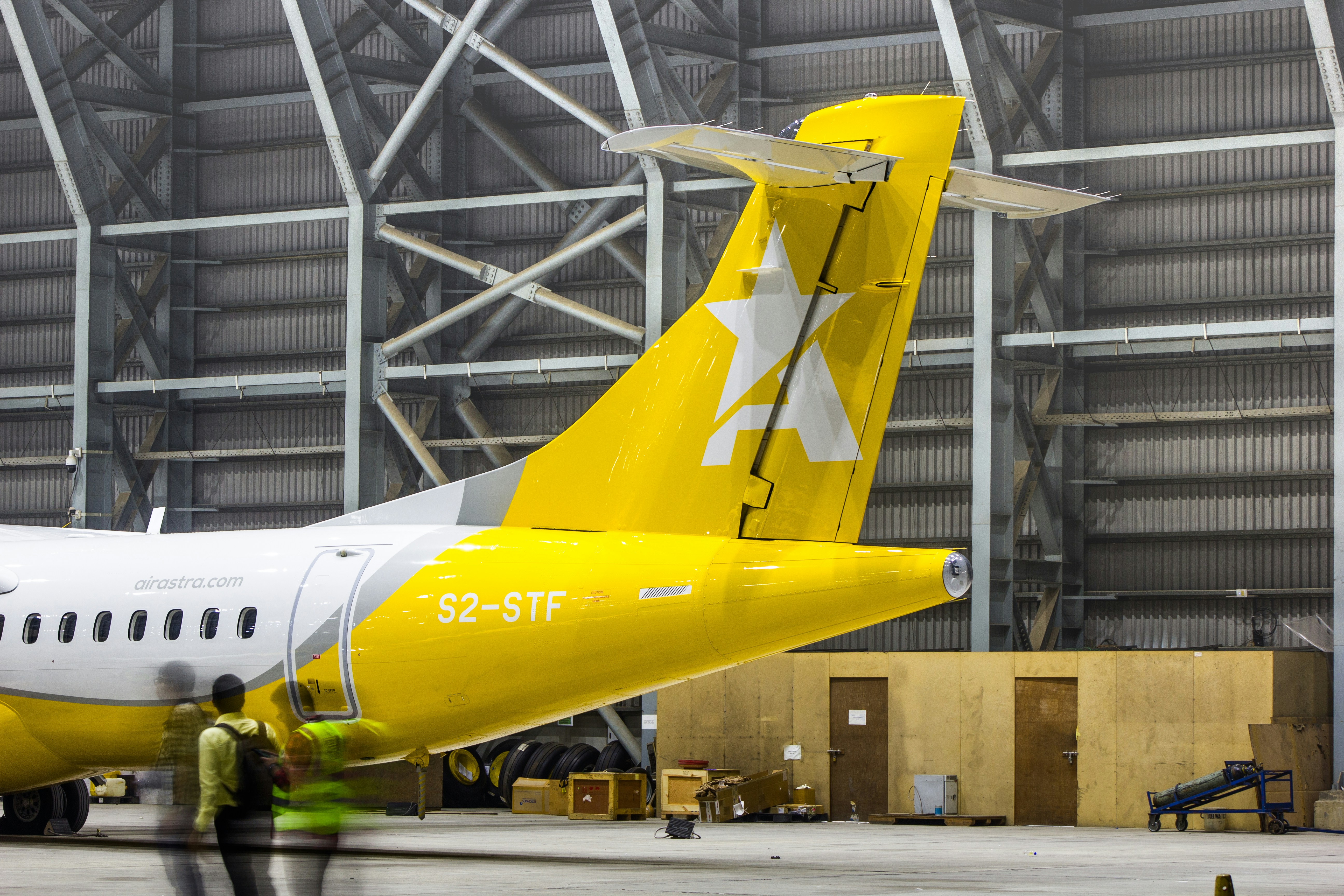 Bright Jet, Quiet Hangar: A Yellow Tail in Sleepy Steel