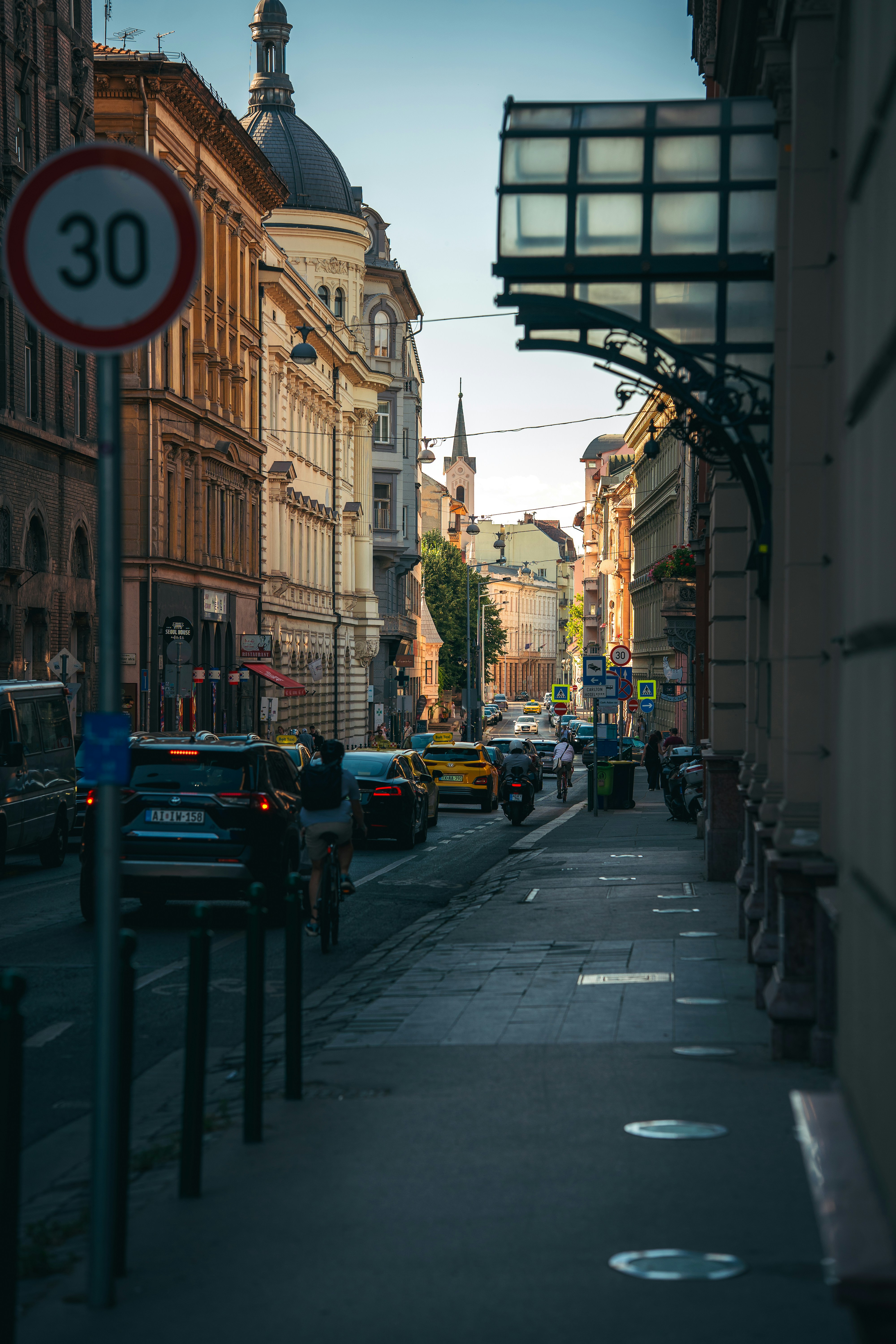 Golden Hour Alley: A European Street Curtain of Architecture and Motion