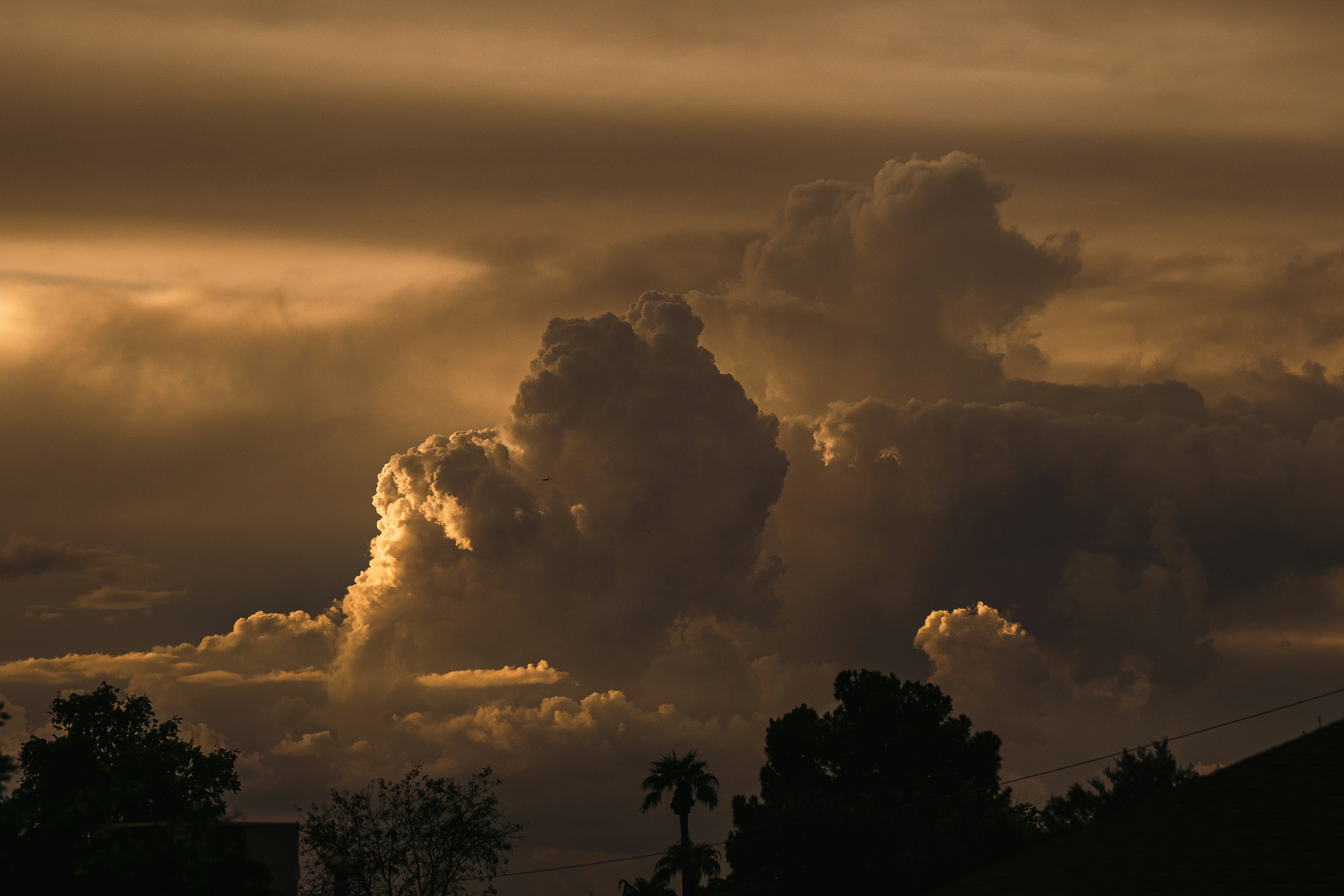 Majestic Cloud Bring to Ground with Evening Glow