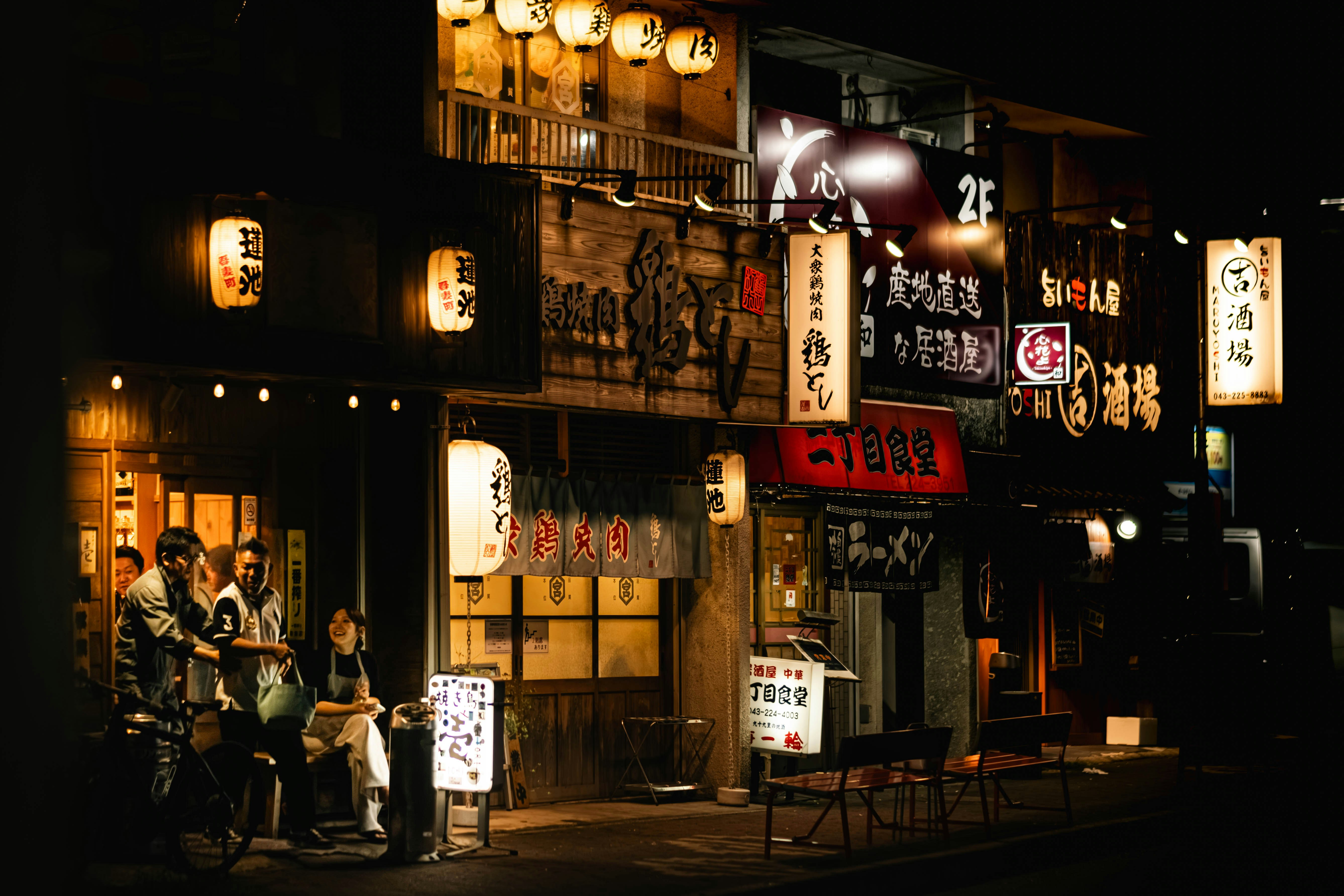 Lantern-lit Alleyway: Nightlife of a Compact Urban Quarters