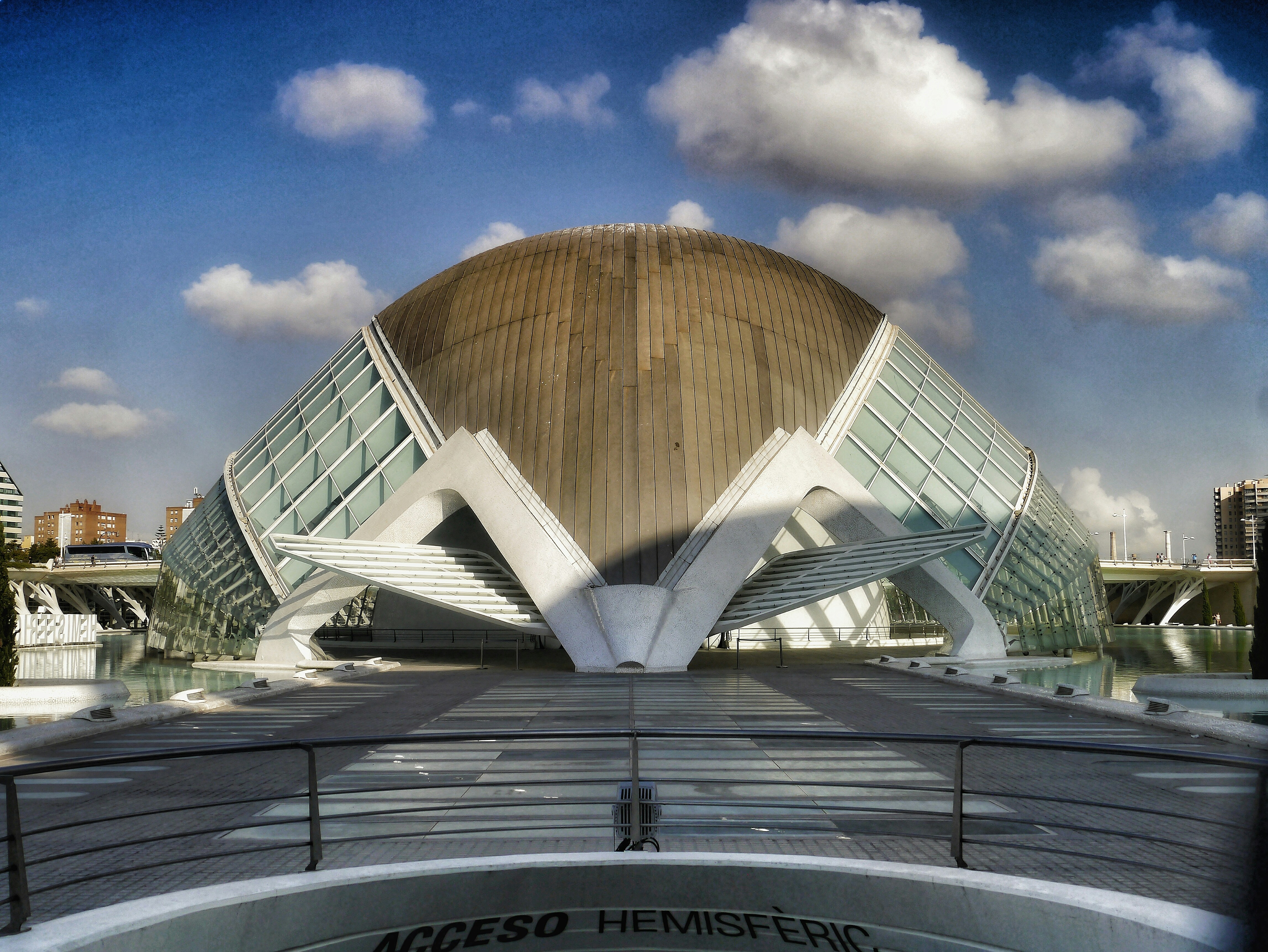 The Glass-Wedged Dome: Symmetry at the City Lake