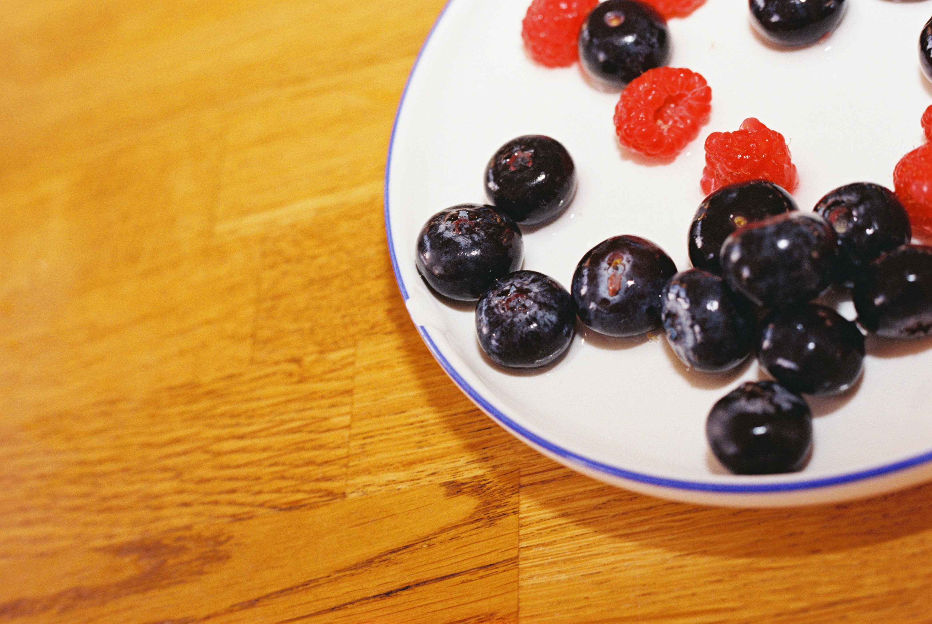 Blueberry Spotlight on a White Rim