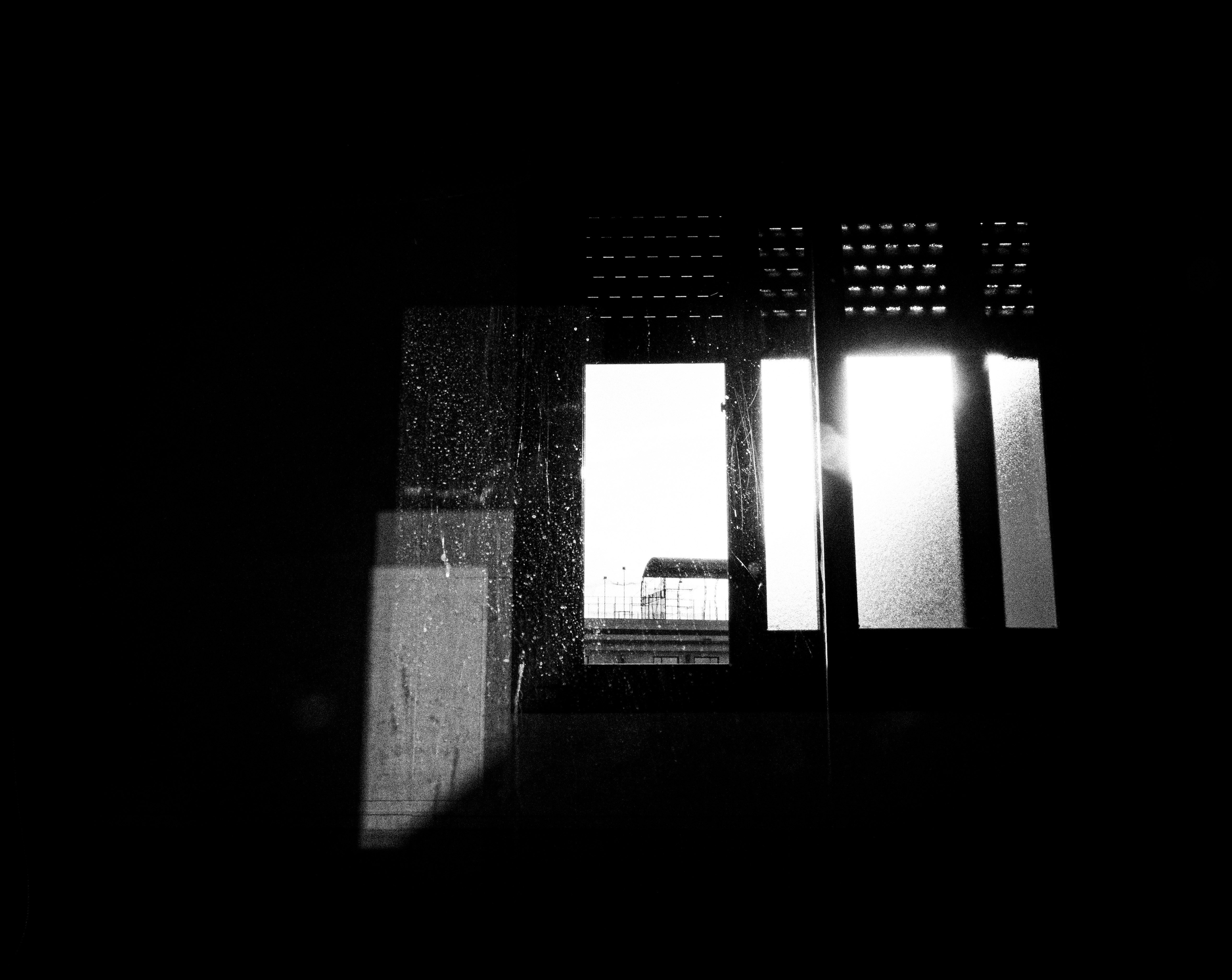 Light Segments Through a Narrow Window
