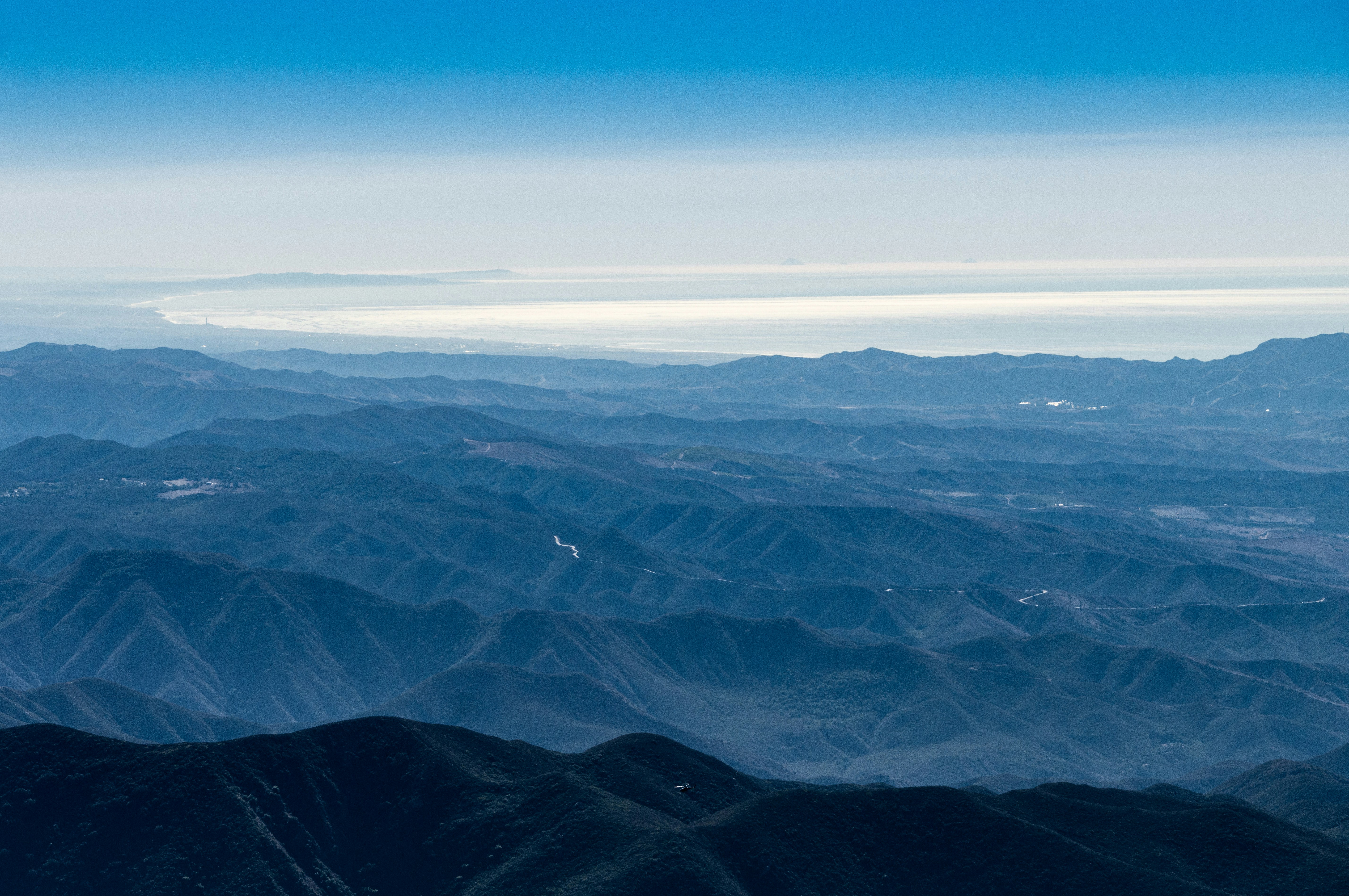 Blue Ridge Echoes: A Horizon of Quiet Valleys