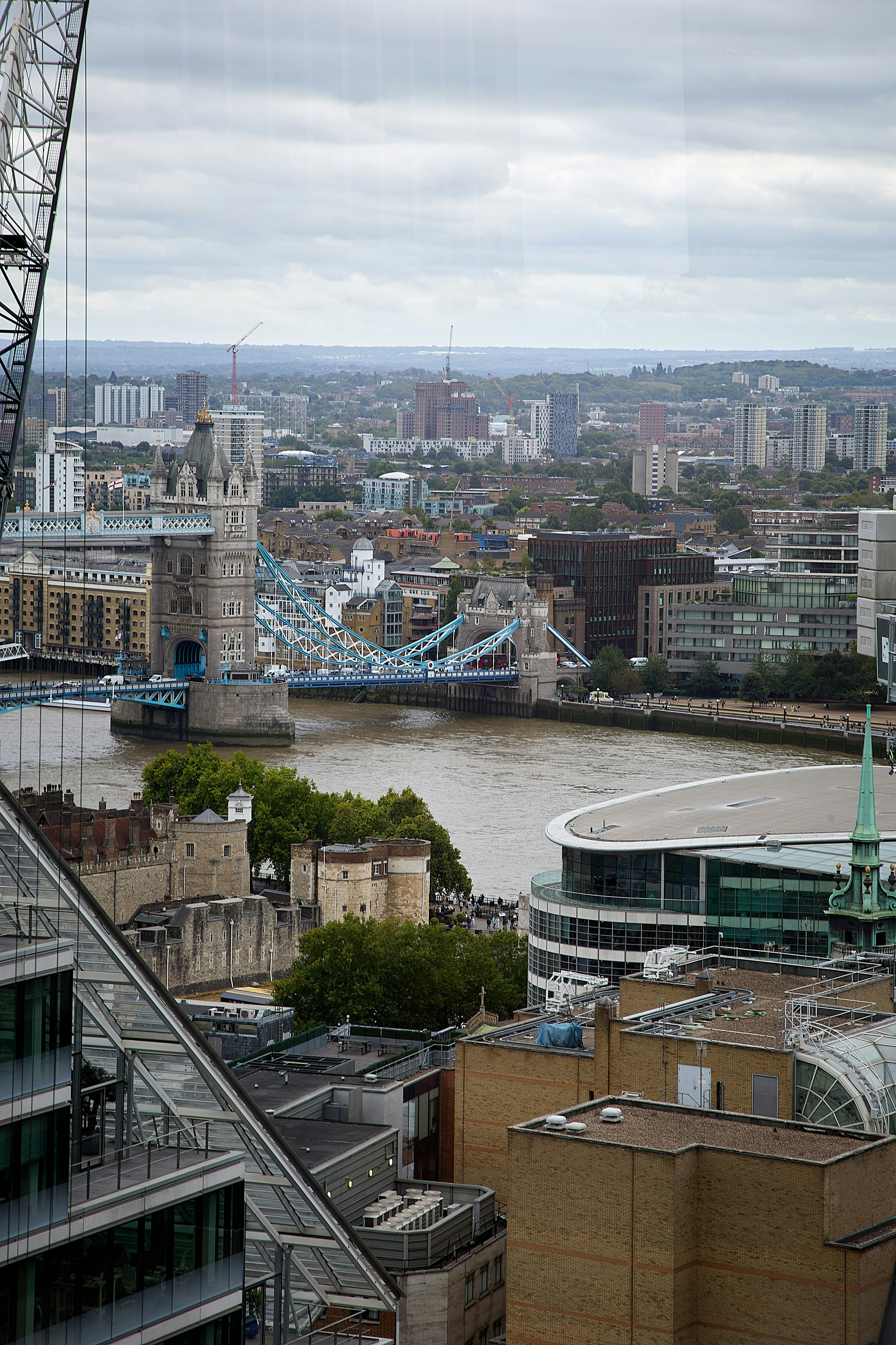 Tower Bridge and Cityscape Over the Thames: A City in Focus