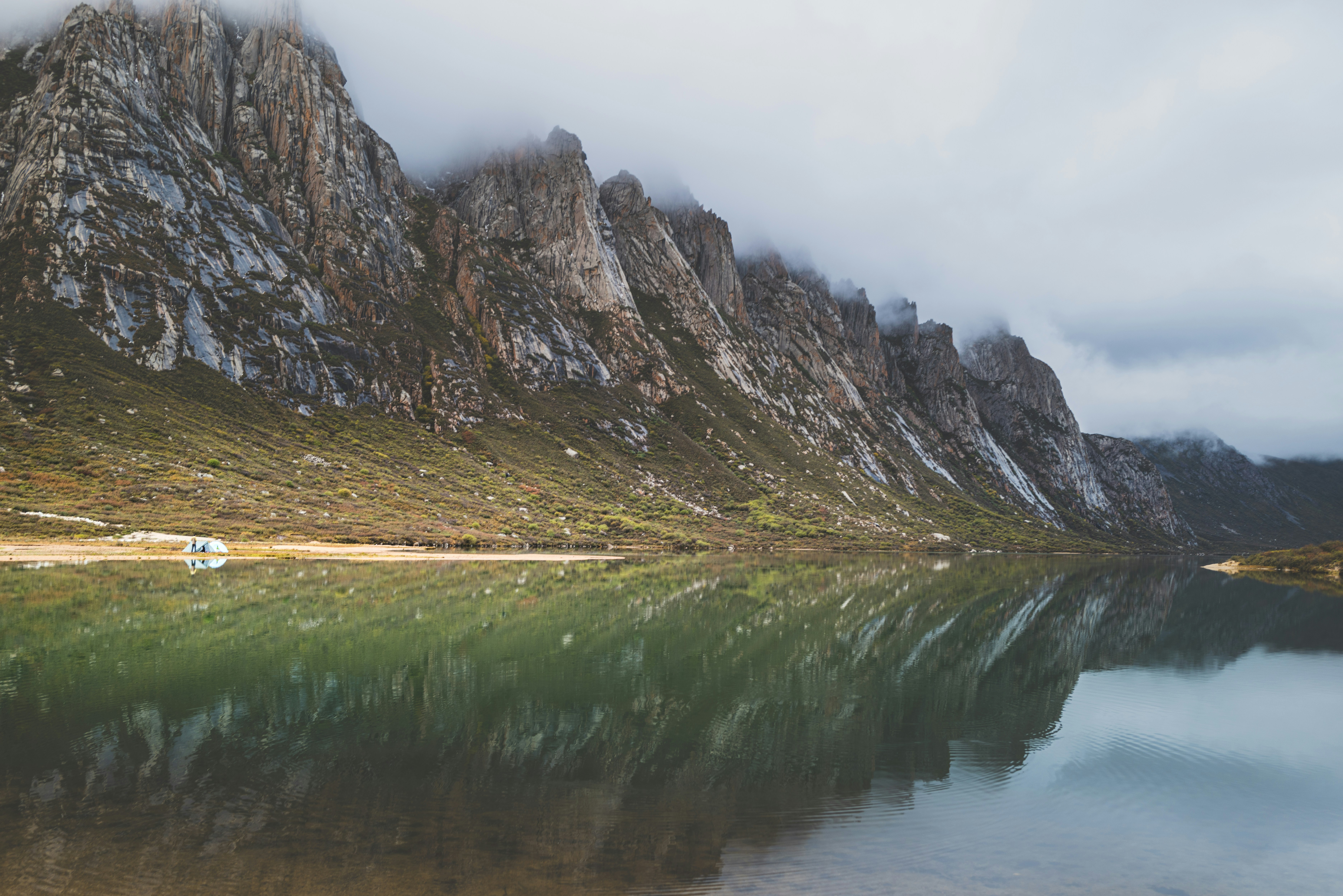 Mirror Ridge: A Quiet Convergence Between Sky and Fjord