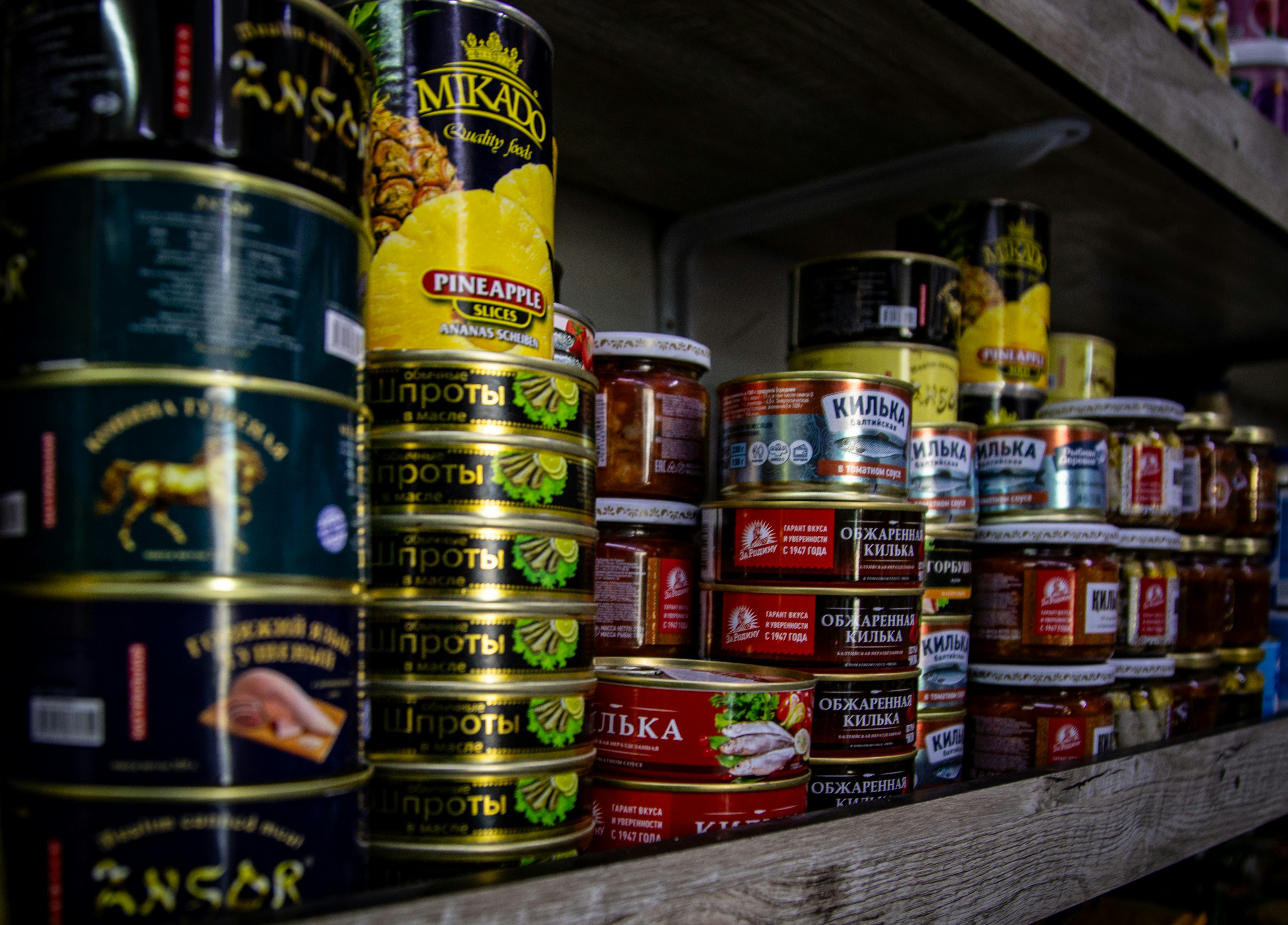 Stacked Tins of No-nonsense Flavor