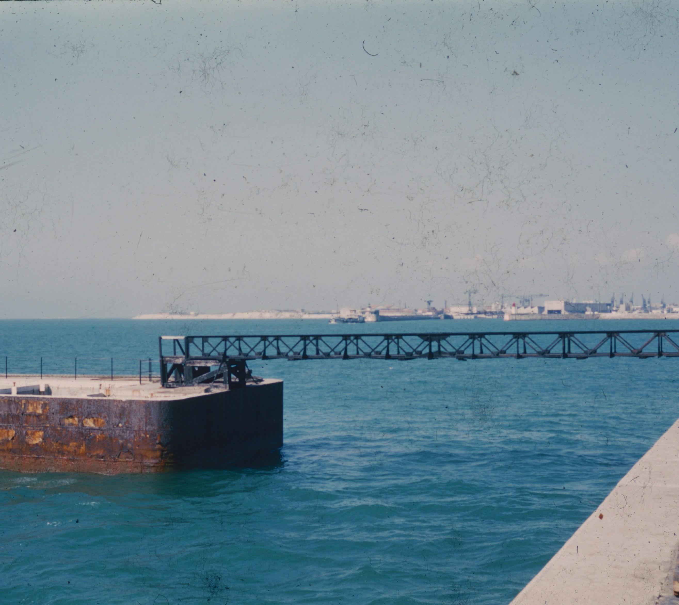 Pier Reach: A Quiet Sea seam between Concrete and Horizon