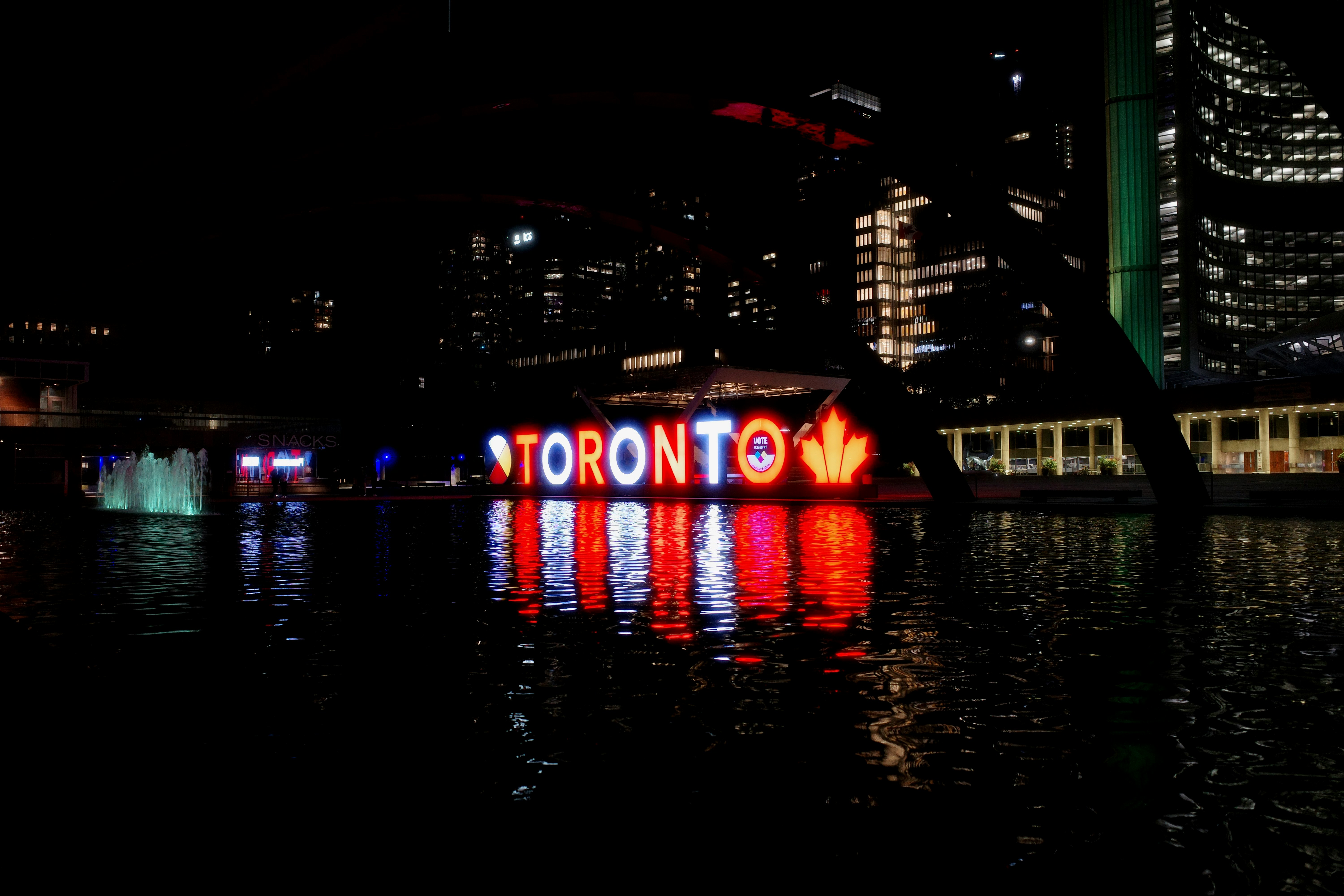 Night Lights on Toronto Water: Neon Reflections Across the Harbour